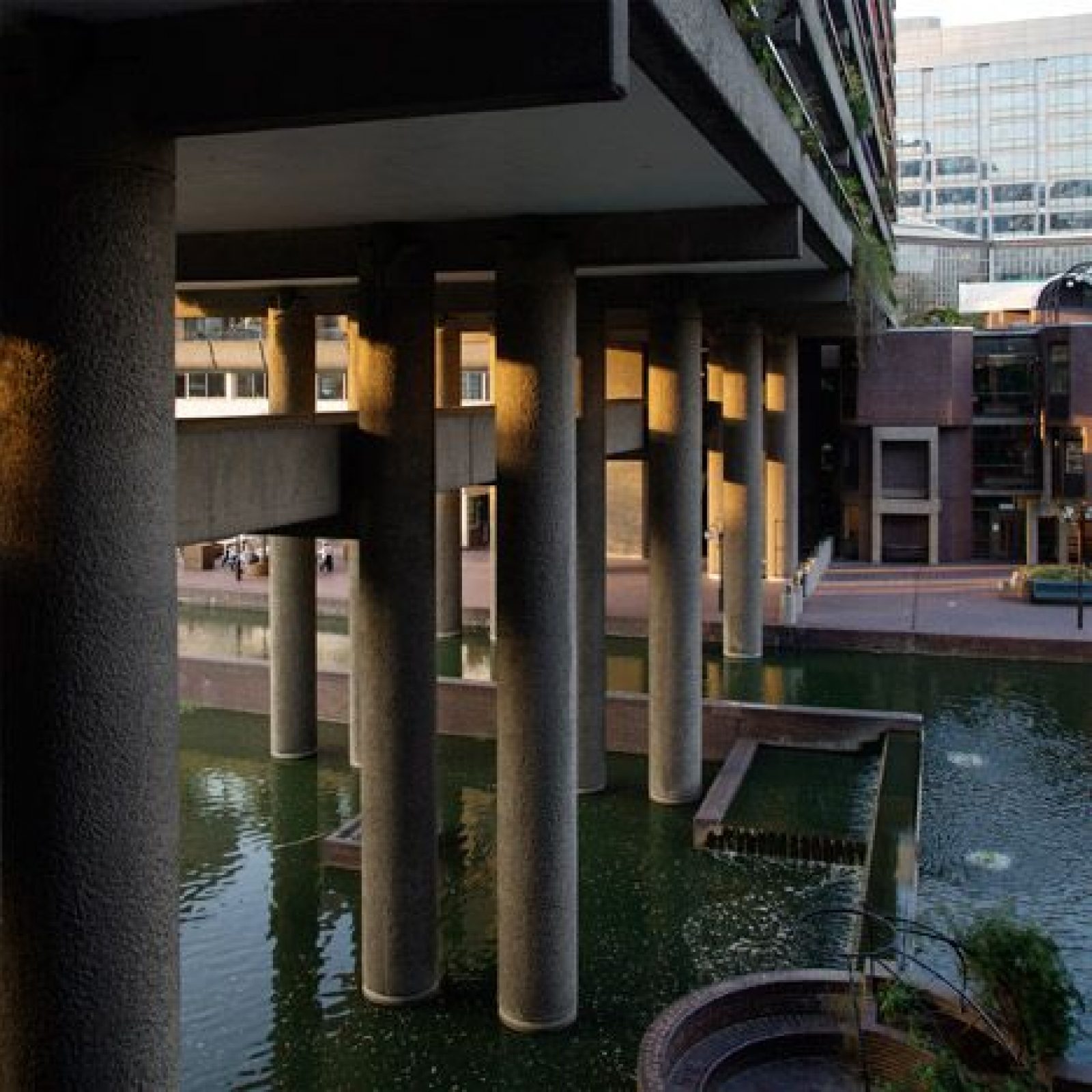 The Barbican Complex: A Brutalist Post-War British Icon – Arch2O.com