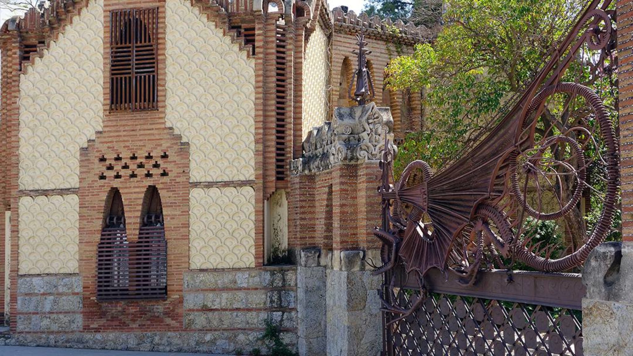 Antoni Gaudi's Top 10 Architectural Wonders You Must Visit in Barcelona ...