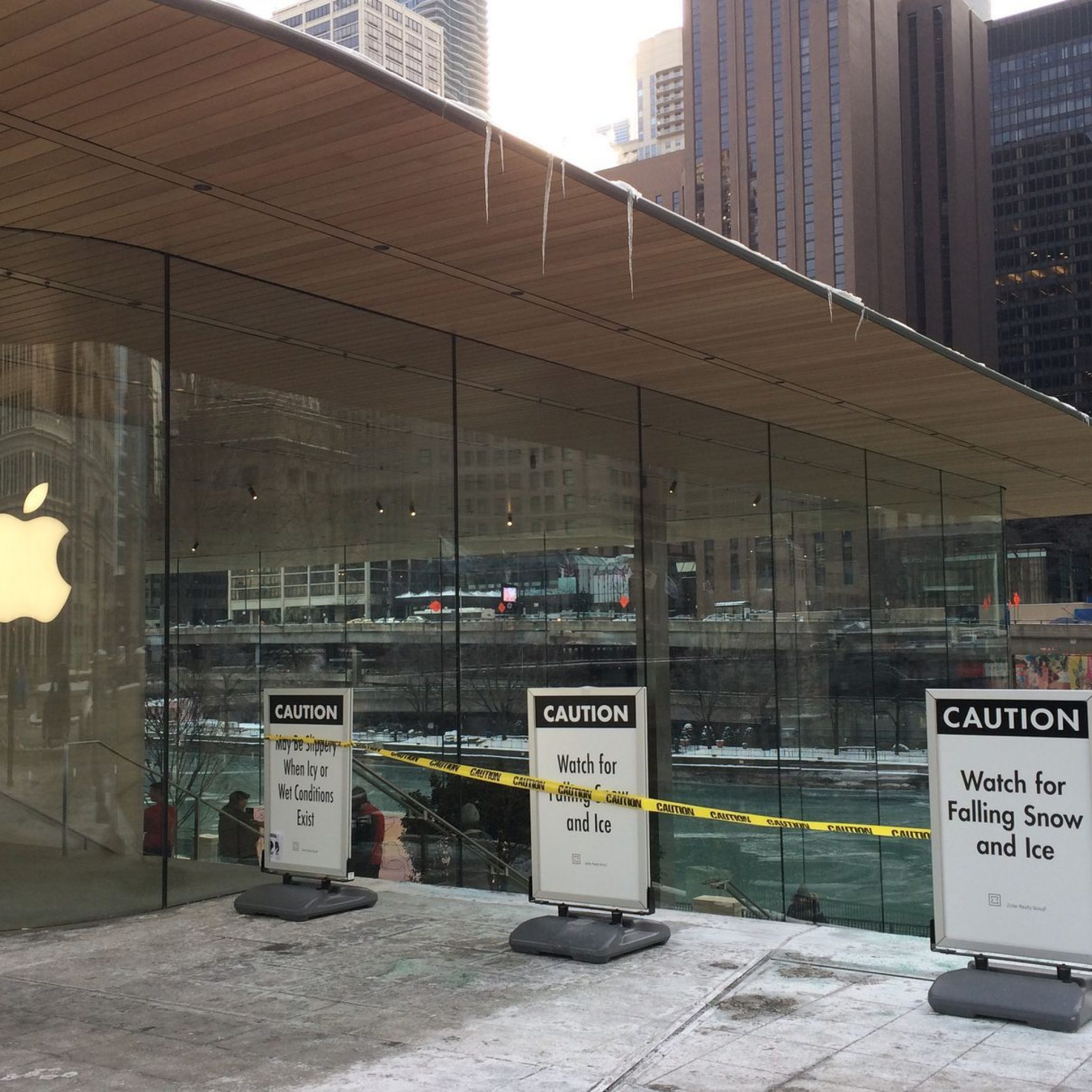 Foster + Partners Apple's Store Chicago Can Not Handle The Winter Blues ...
