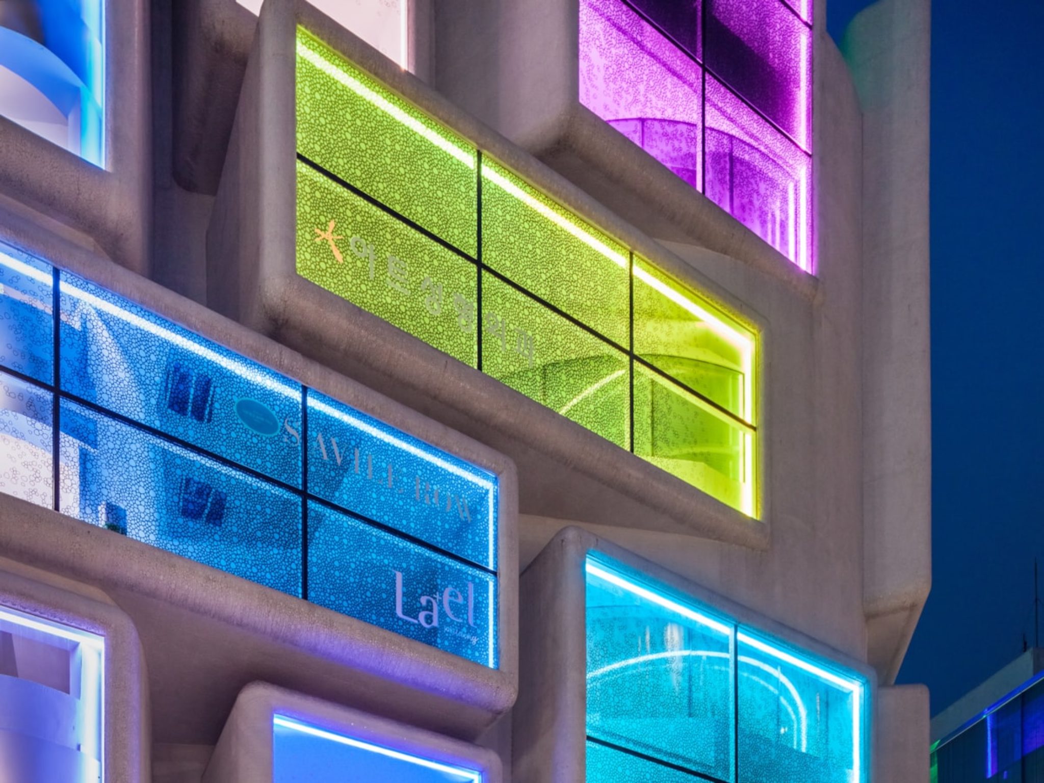 How LED Lighting Can Give Your Building a New Soul? 4 LED Lighting ...