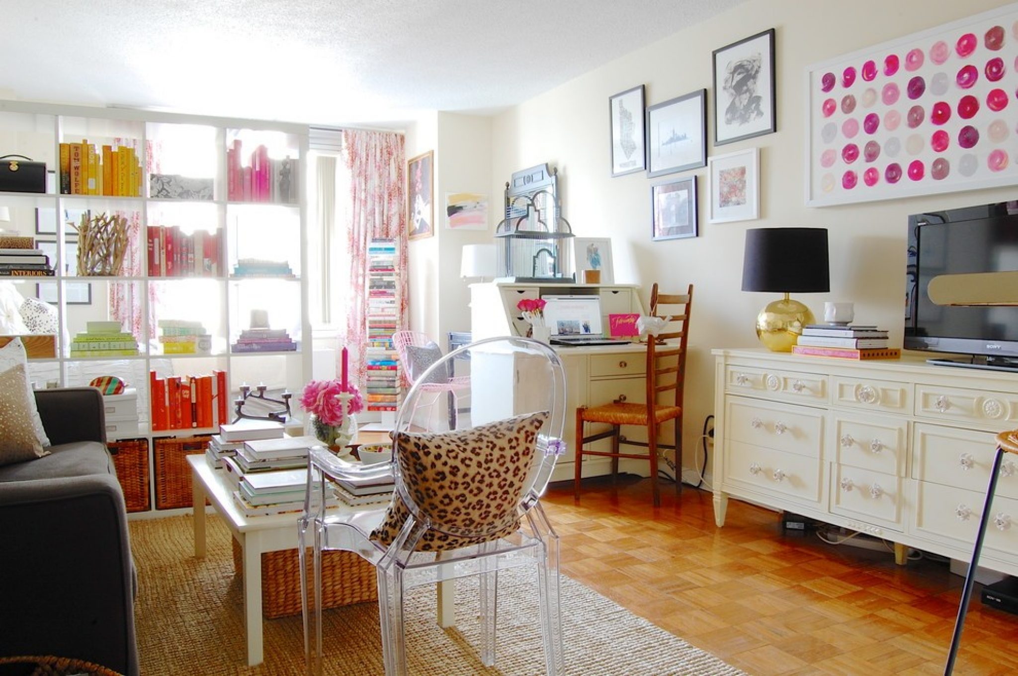 Improve Your Studio Apartment Design By Applying These 10 Inspiring ...