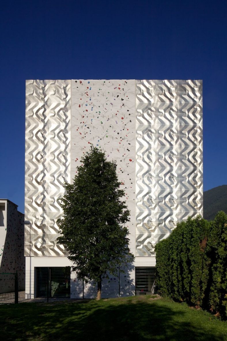 Rock Climbers’ Haven: Indoor Rock Climbing Facilities Bring Mountains ...