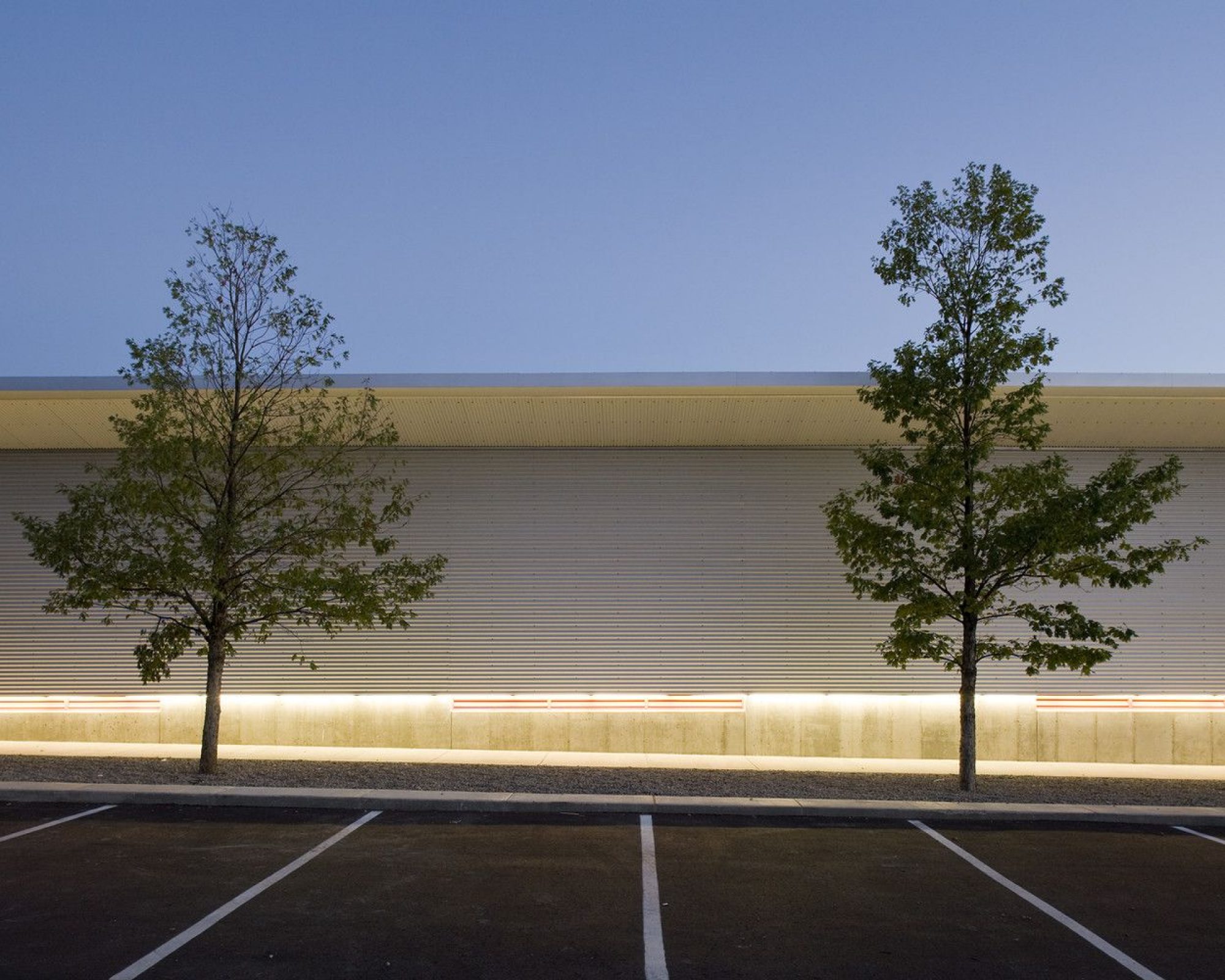 Cox Communications Distribution Center | El Dorado - Arch2O.com