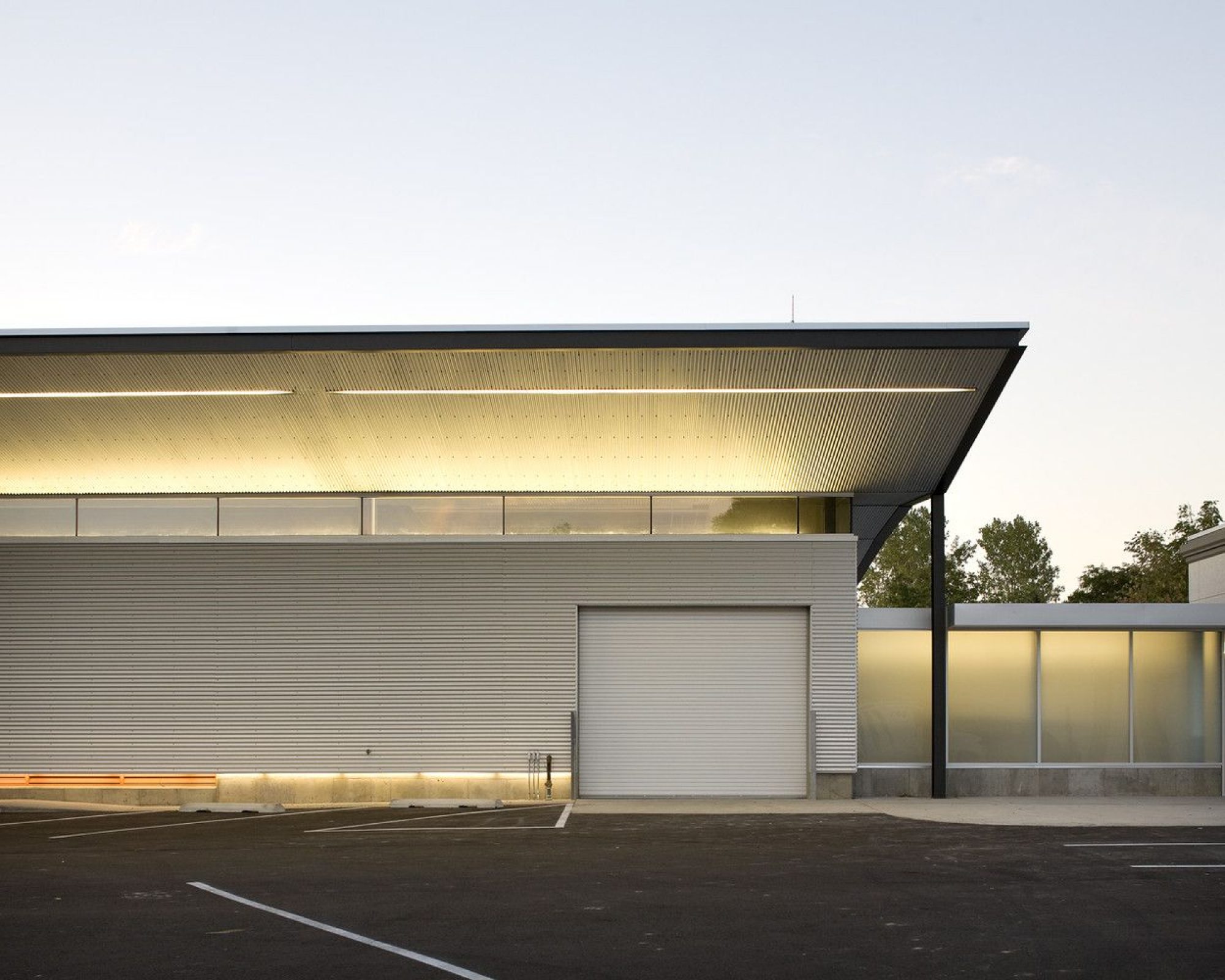 Cox Communications Distribution Center | El Dorado - Arch2O.com