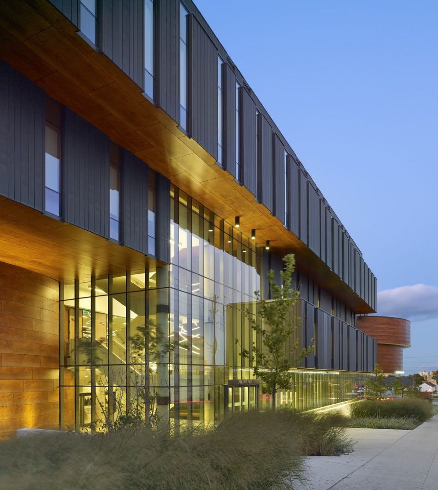 Lazaridis Hall | Diamond Schmitt Architects - Arch2O.com