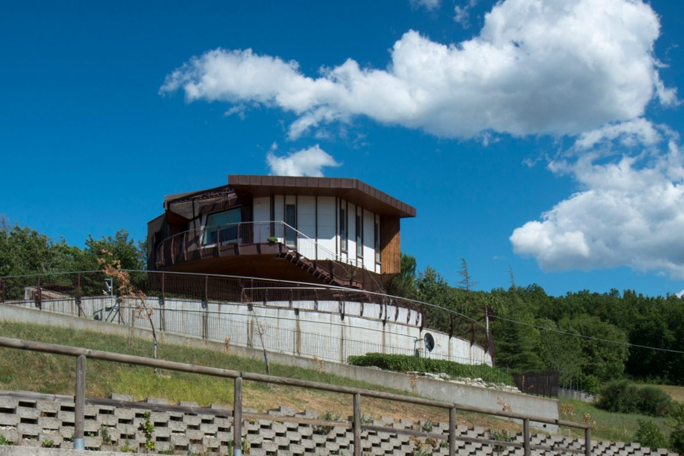 Roberto Rosso Reveals Rotating House That Spins 360 Degrees - Arch2O.com