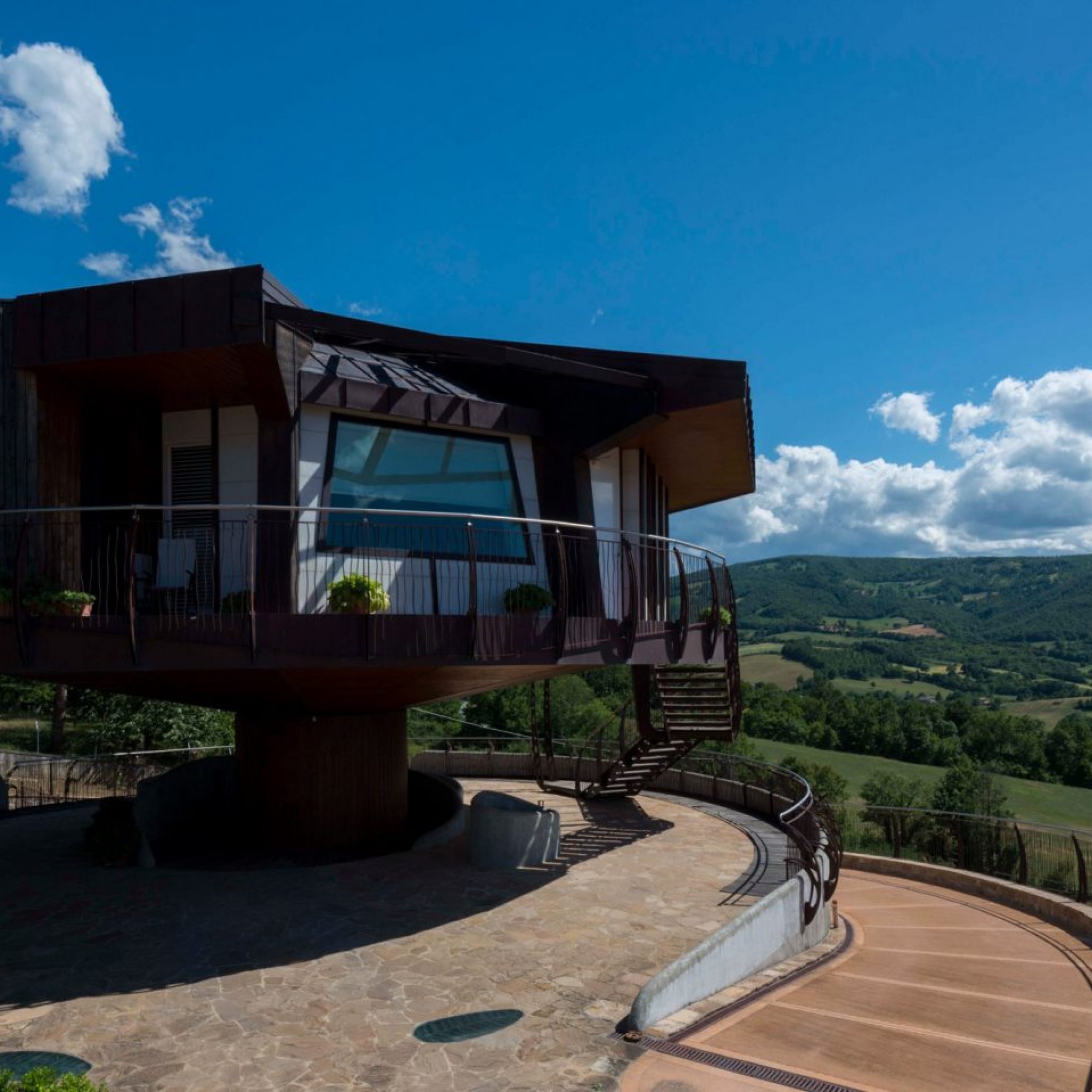 Roberto Rosso Reveals Rotating House That Spins 360 Degrees - Arch2O.com