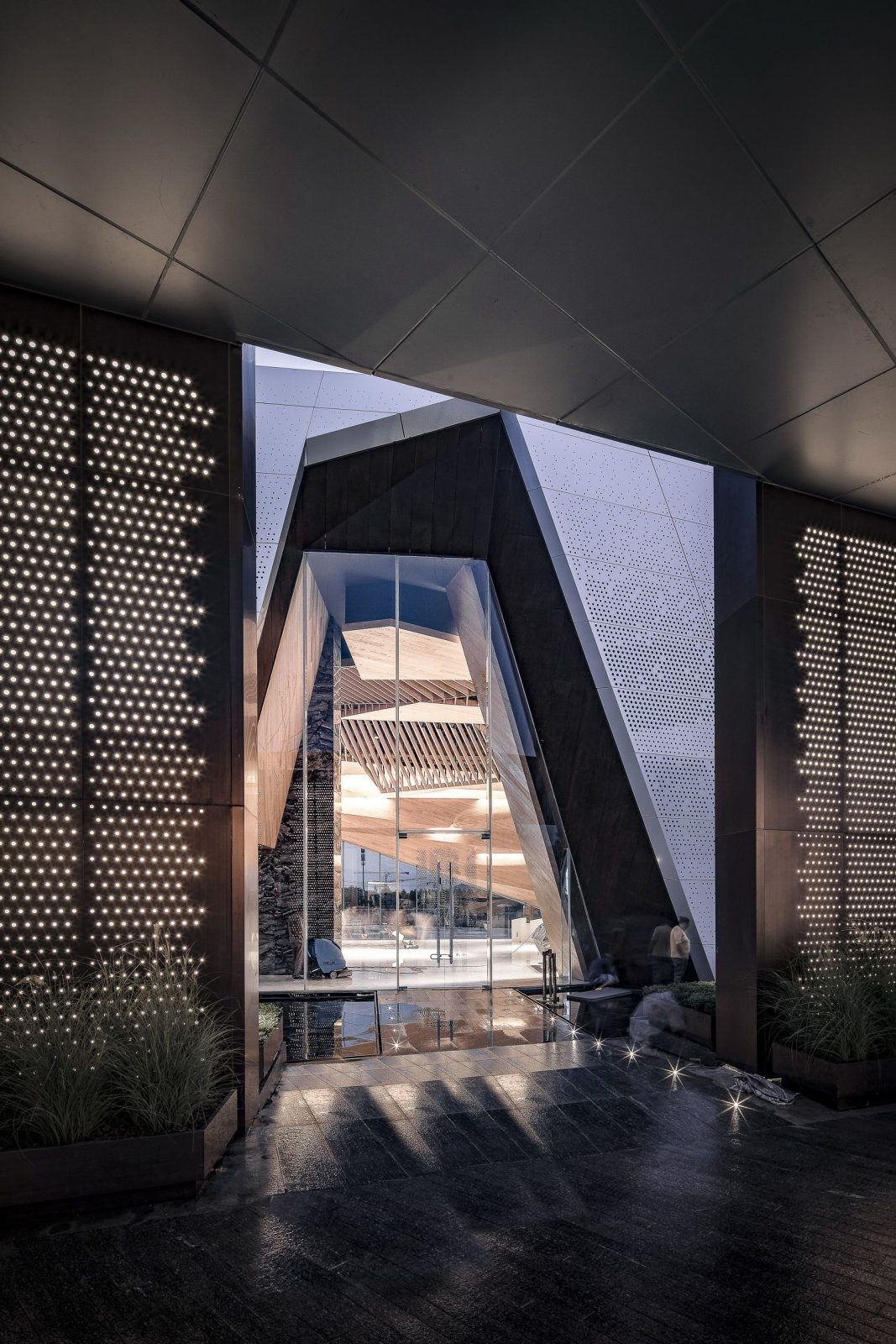 Chongqing LongFor - Hall of Waterfront City | Shanghai Tianhua ...