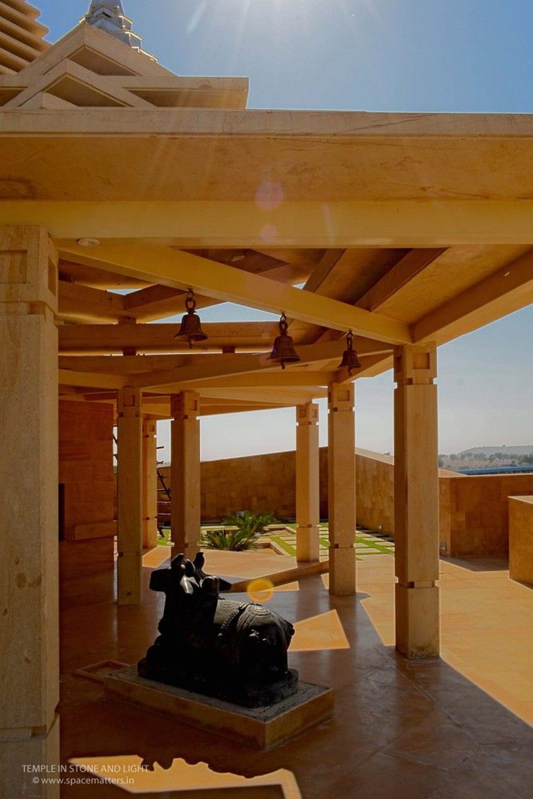 Temple in Stone and Light | SpaceMatters - Arch2O.com
