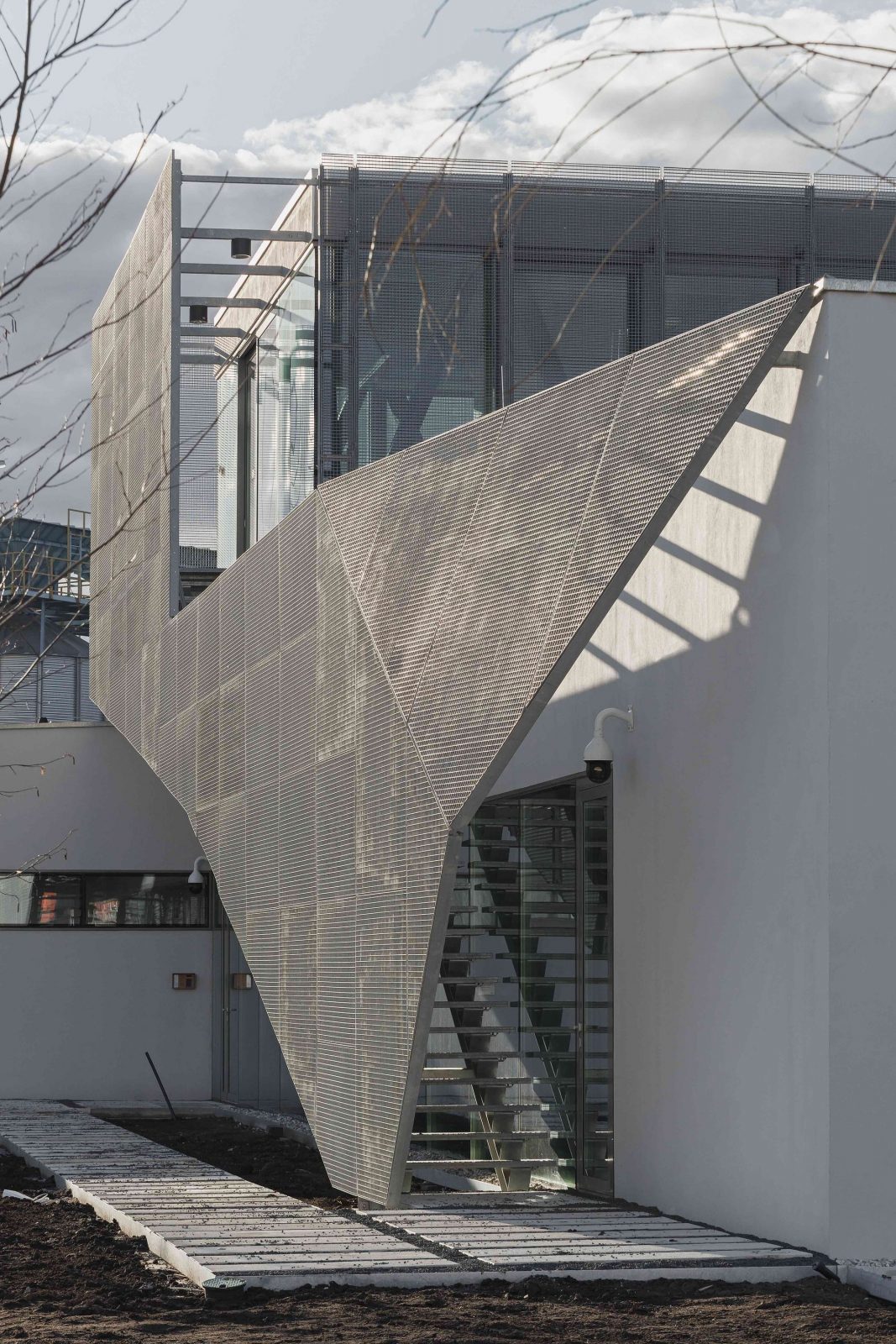 Győr-Gönyű National Public Port Control Building | sporaarchitects ...