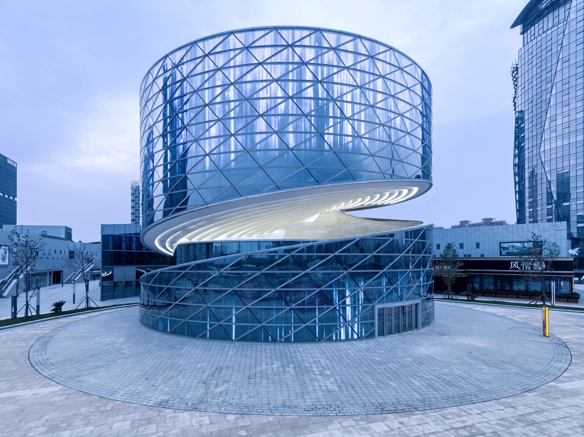 Heli-stage | ATAH – Arch2O.com