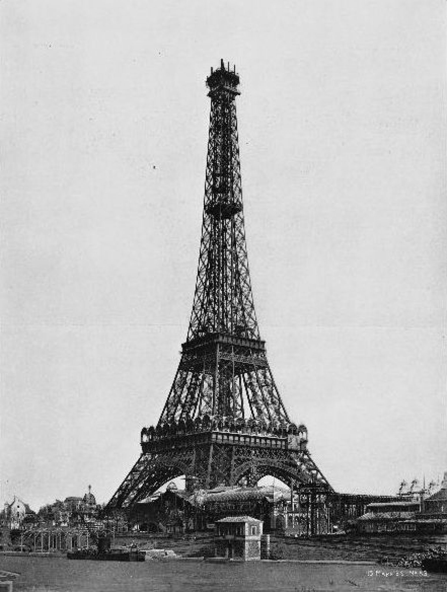 12 Facts You Didn't Know About the Eiffel Tower - Arch2O.com