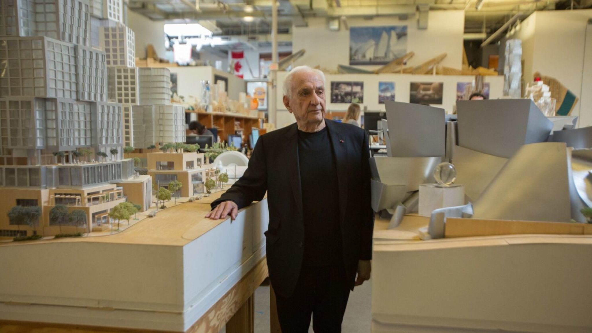 The Best 20 Frank Gehry Buildings That Illustrate His Ingenuity ...