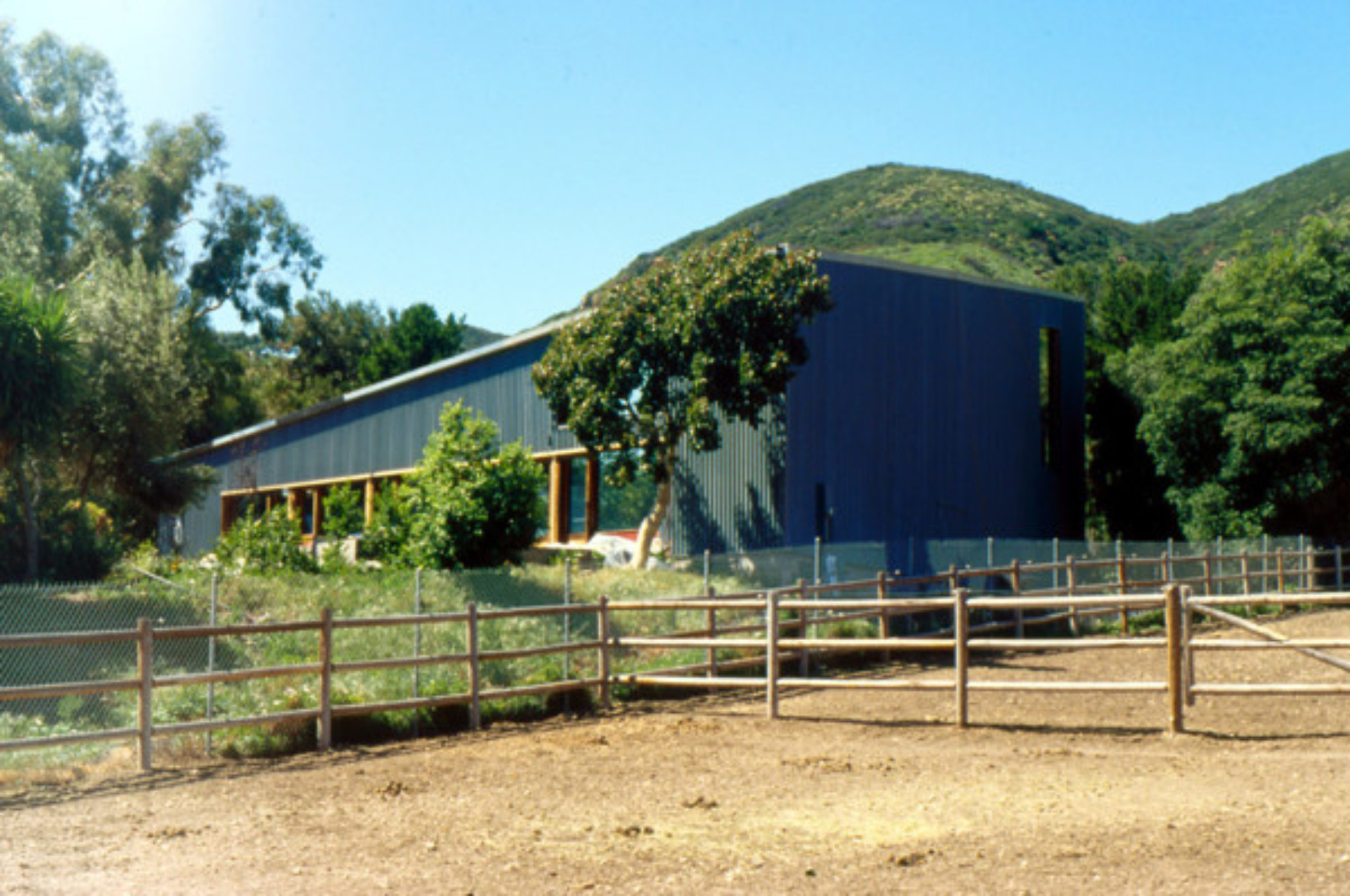 The Best 20 Frank Gehry Buildings That Illustrate His Ingenuity ...