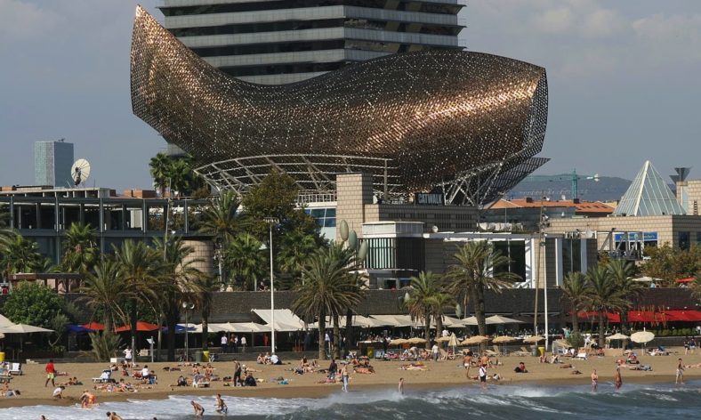 The Best 20 Frank Gehry Buildings That Illustrate His Ingenuity ...