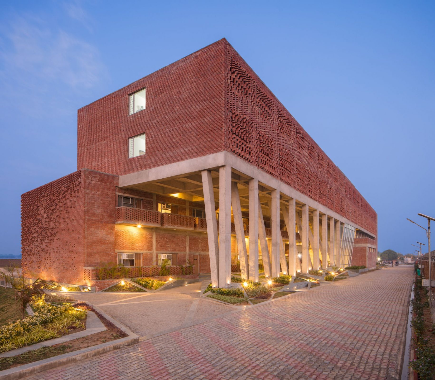 Boys Hostel Block | Zero Energy Design Lab - Arch2O.com