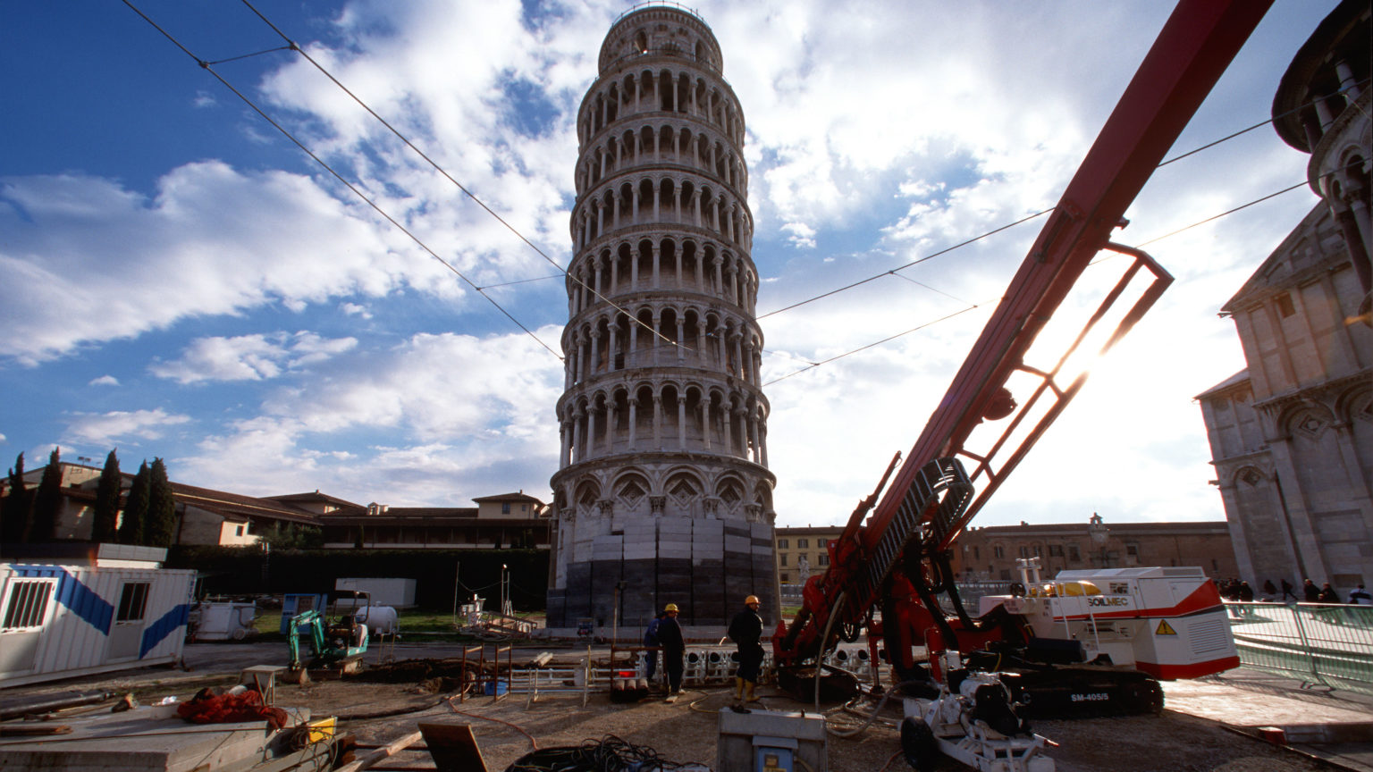 5 Reasons Why the Leaning Tower of Pisa Is a Perfect Architectural ...