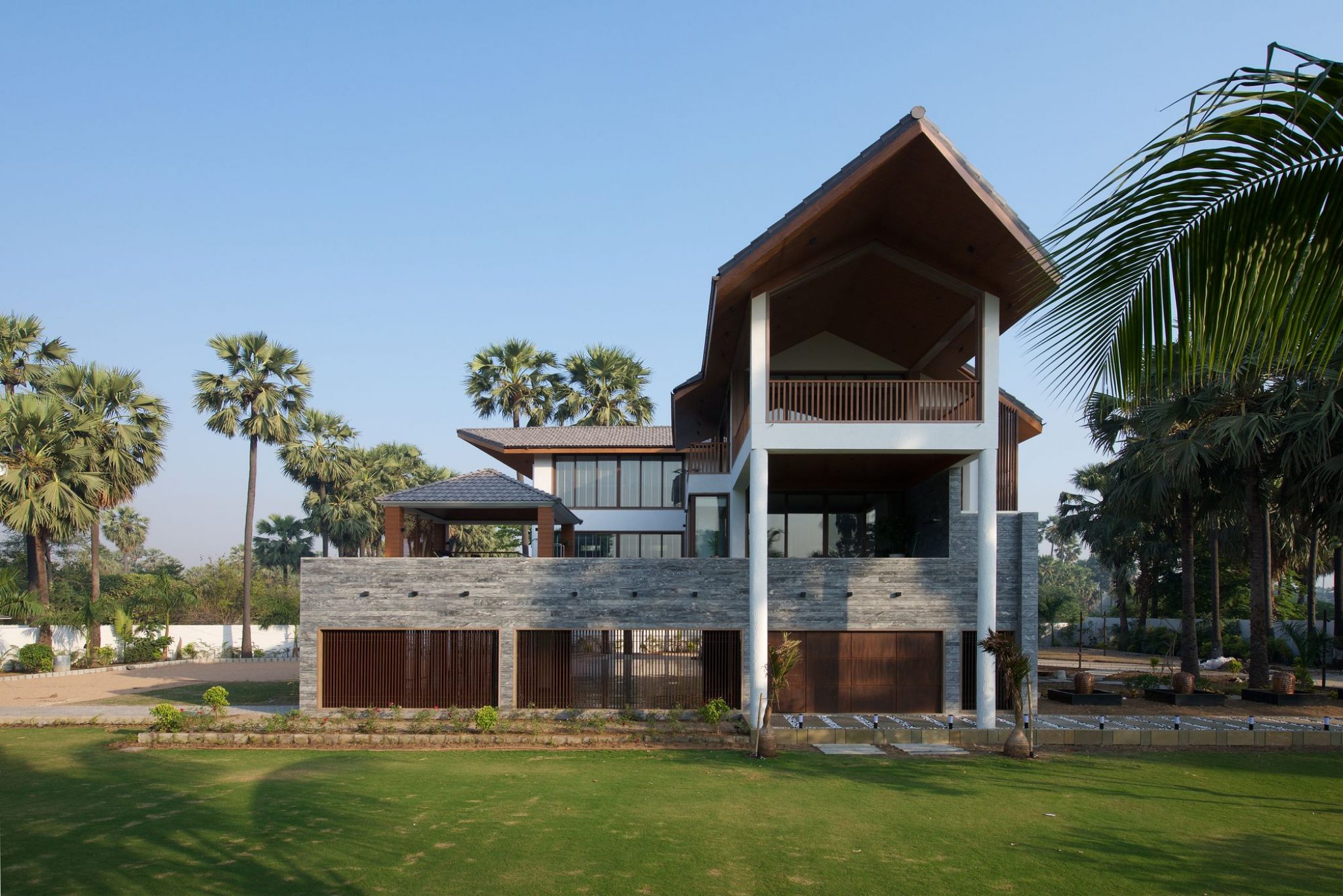 Gable House | B.DESIGN24 STUDIO - Arch2O.com