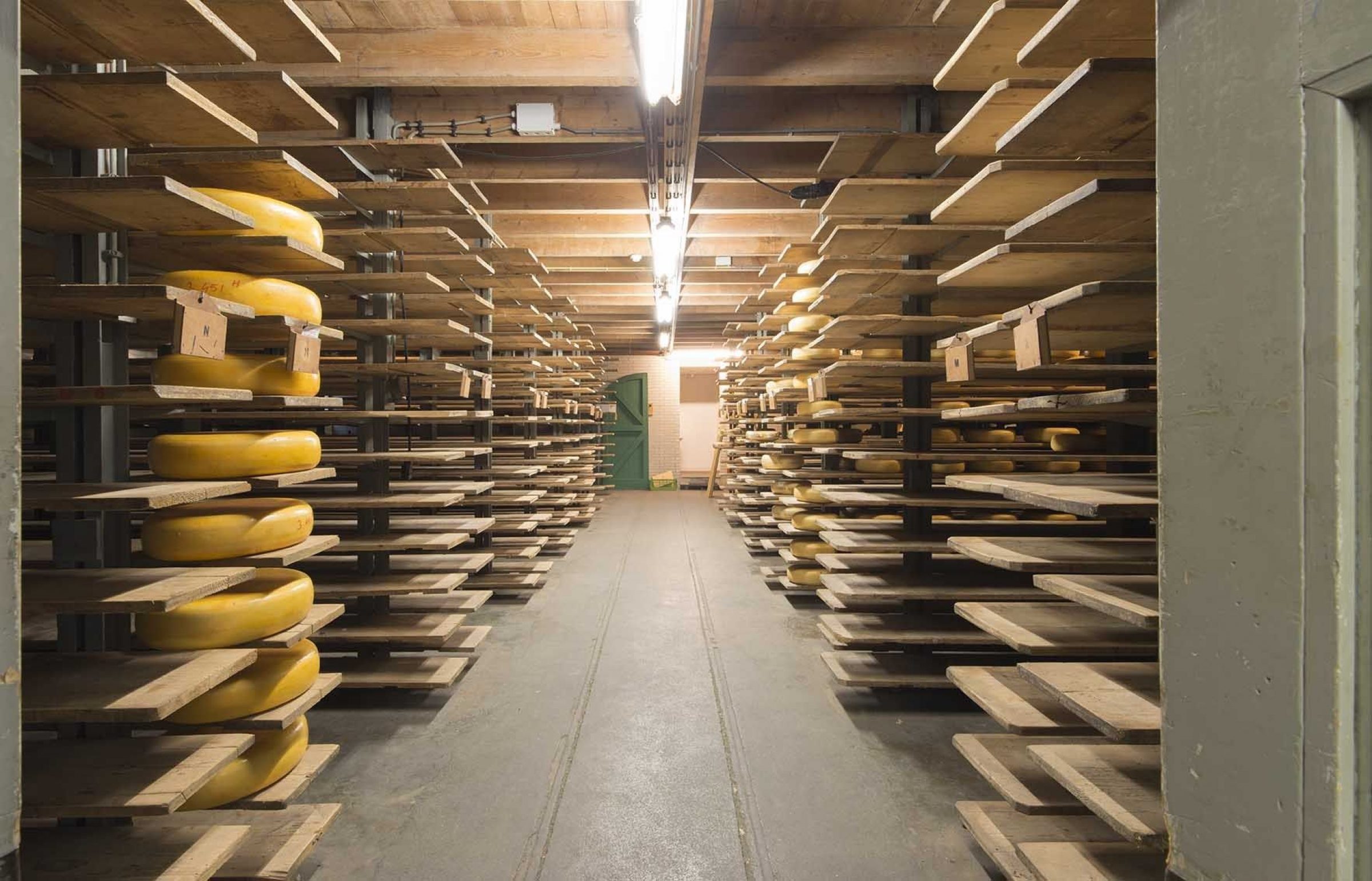 Gouda Cheese Warehouse Loft Apartments | Mei architects and planners ...