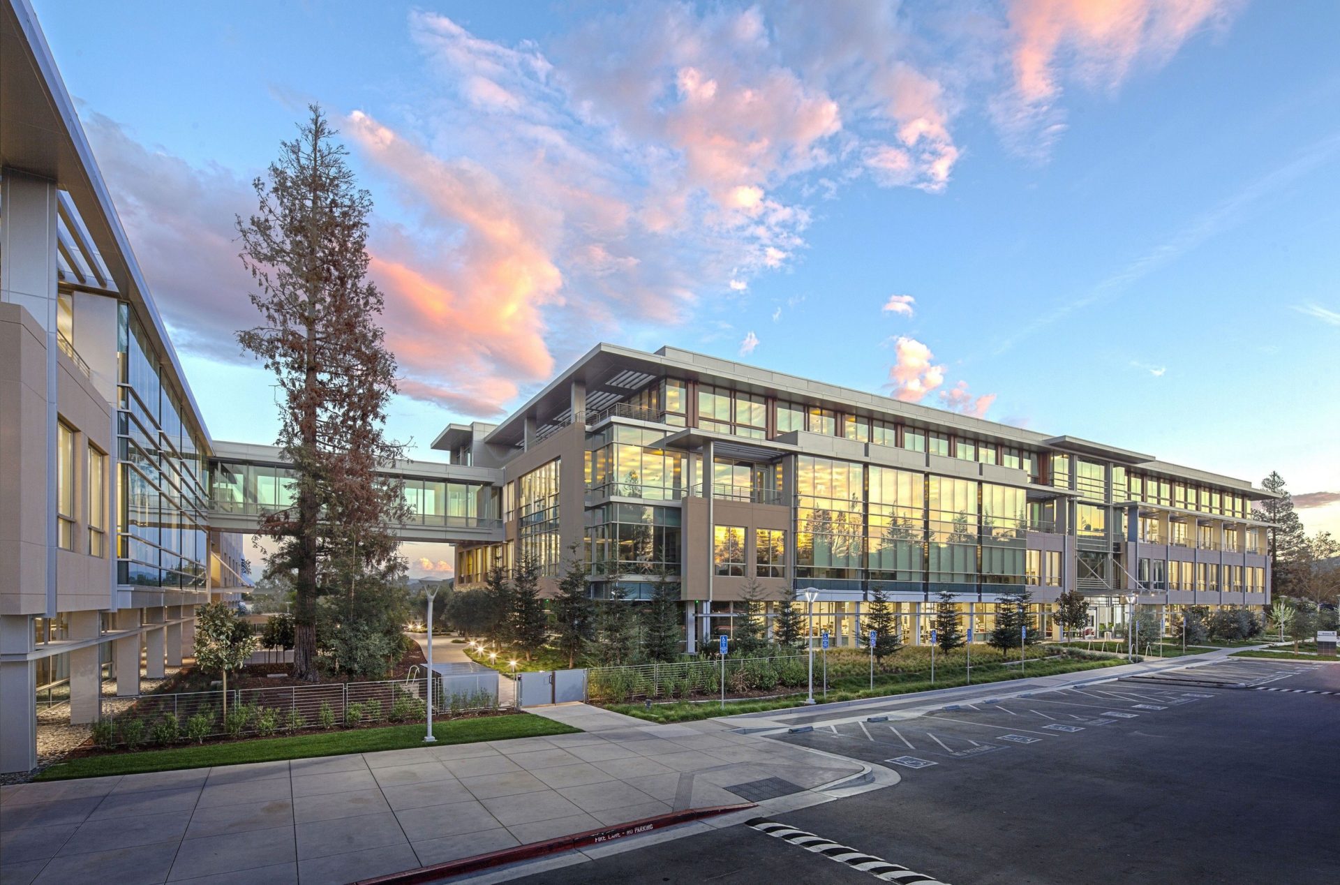 Netflix Headquarters, Los Gatos | Form4 Architecture - Arch2O.com