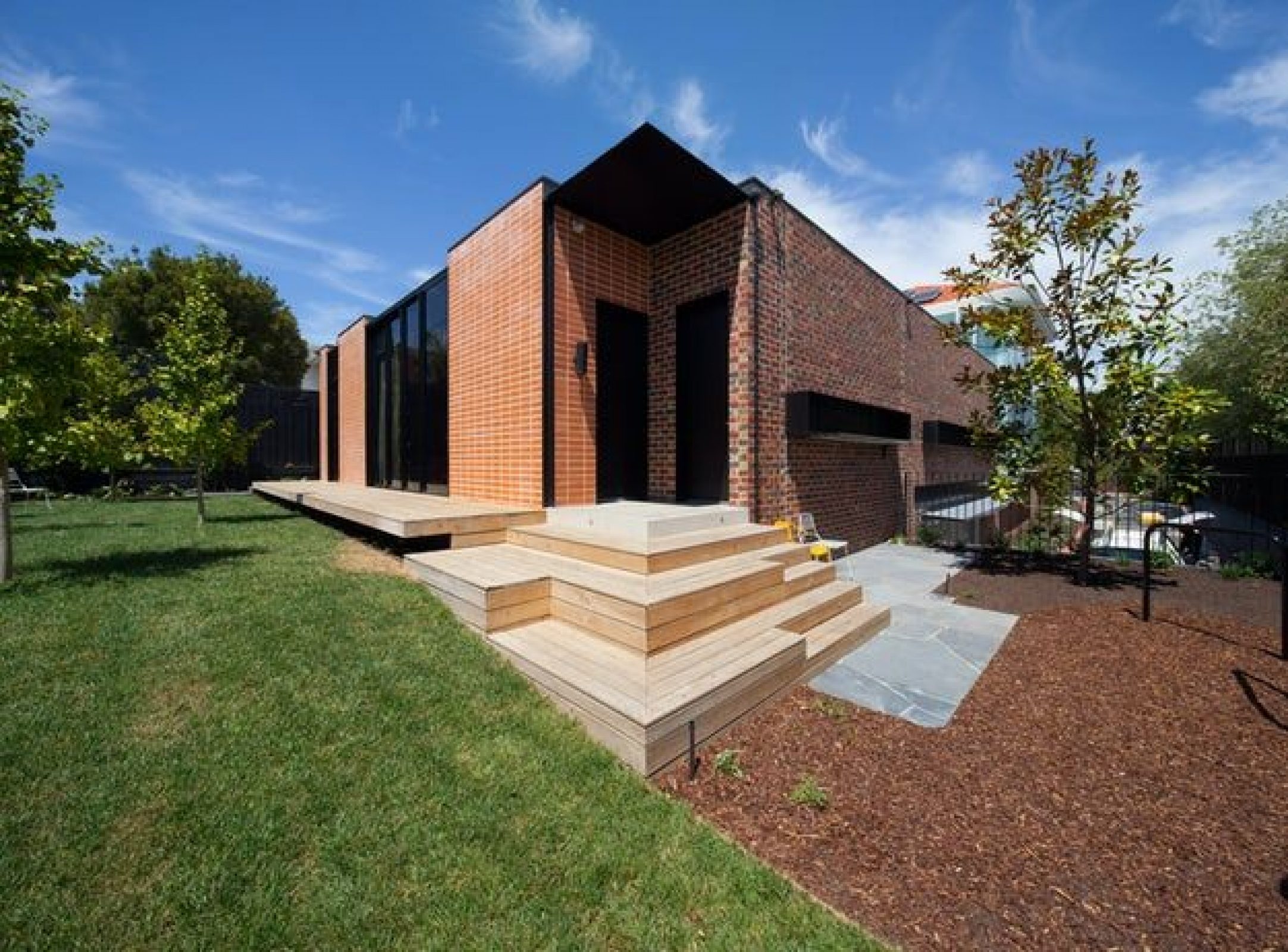 8 Interesting Brick Facades of Stack Bond - Arch2O.com