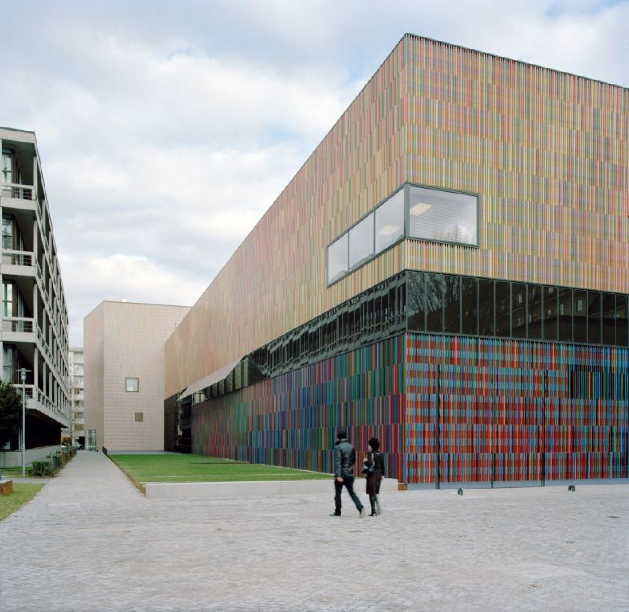 Introduce Colors to Your Architectural Facade Using Materials Other ...