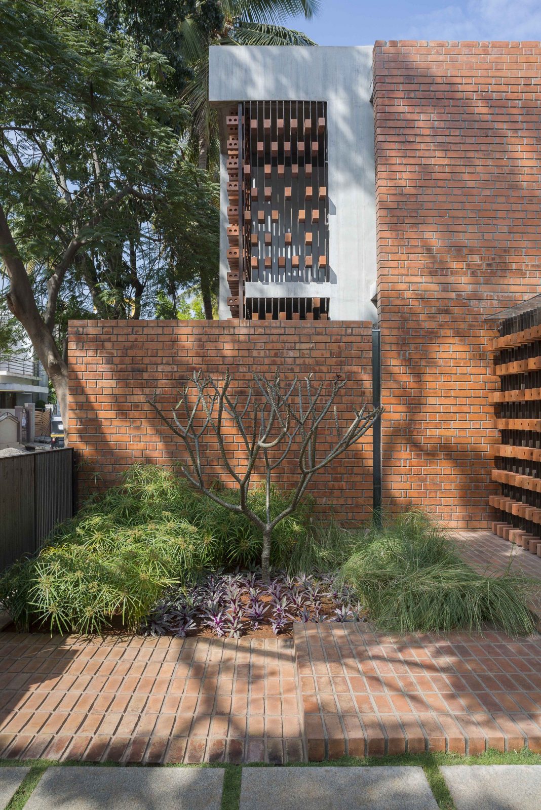 Brick House | Architecture Paradigm - Arch2O.com