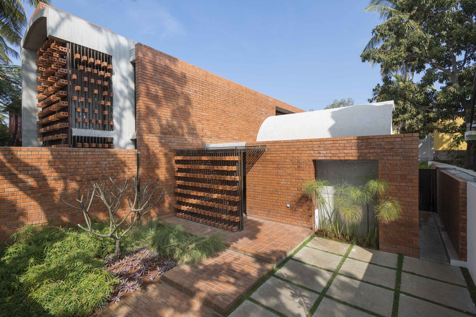 Brick House | Architecture Paradigm - Arch2O.com