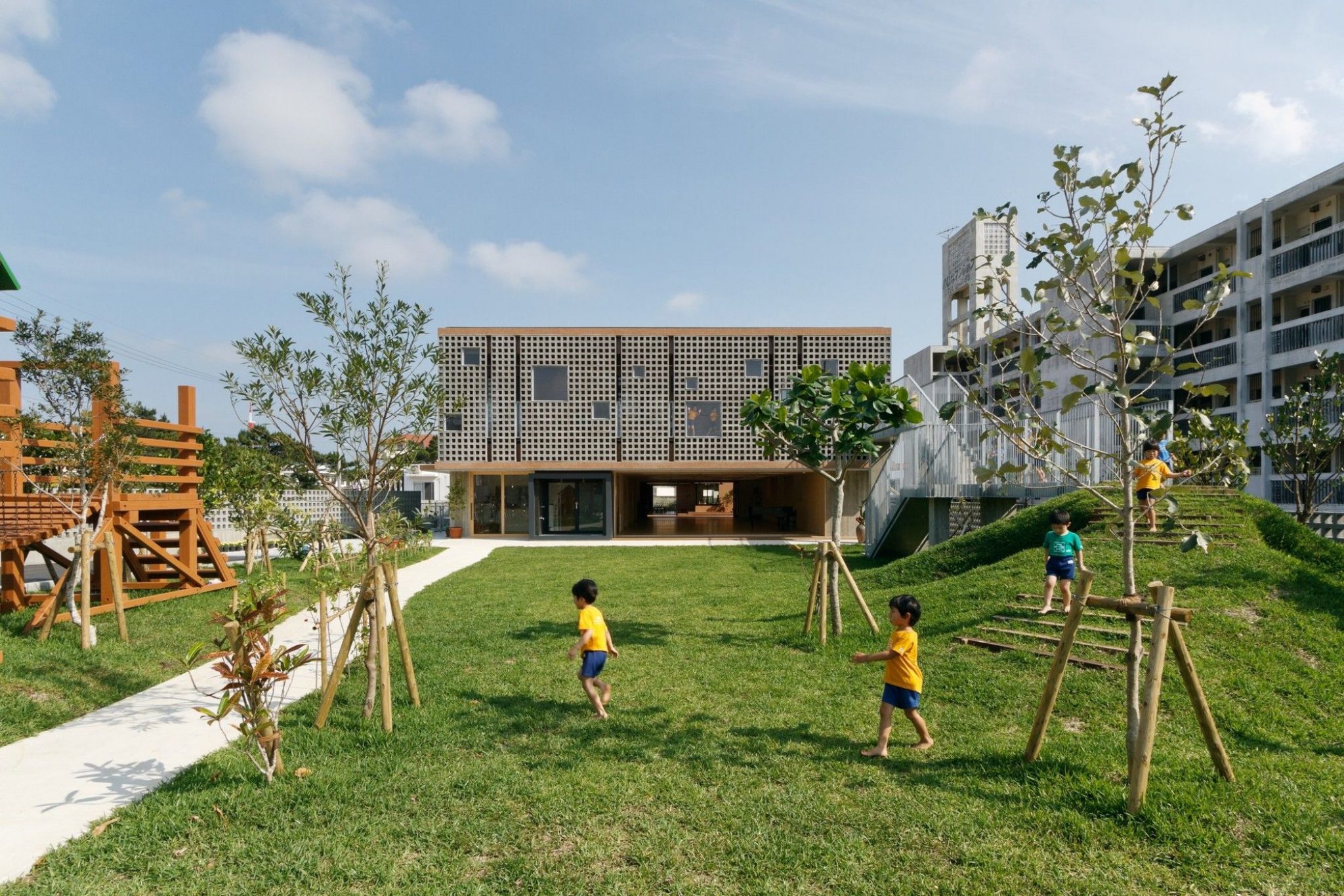 Hanazono Kindergarten and Nursery | HIBINOSEKKEI + Youji no Shiro ...