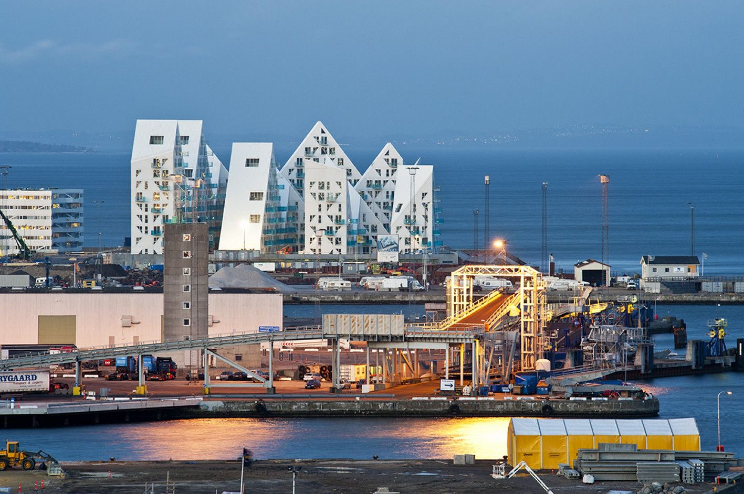 The Iceberg | SeARCH + CEBRA + JDS + Louis Paillard Architects - Arch2O.com