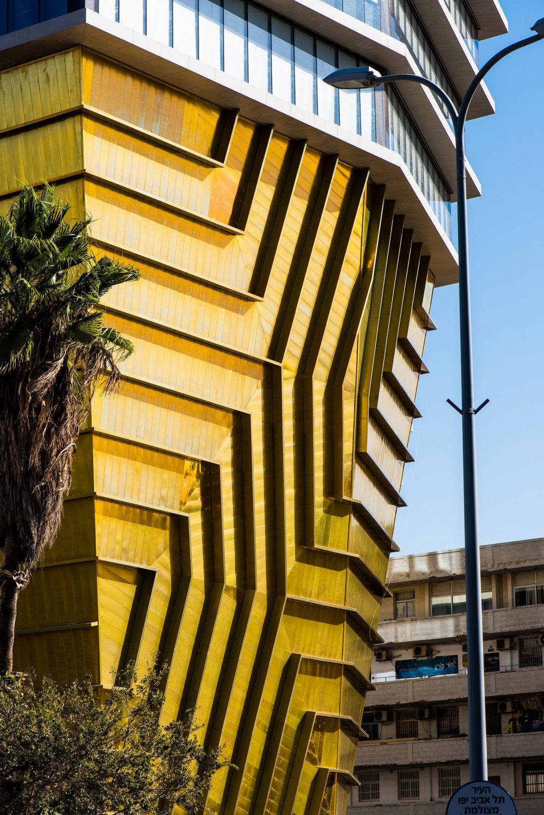 Ron Arad turn its design of ‘ToHa’ tower upside down - Arch2O.com