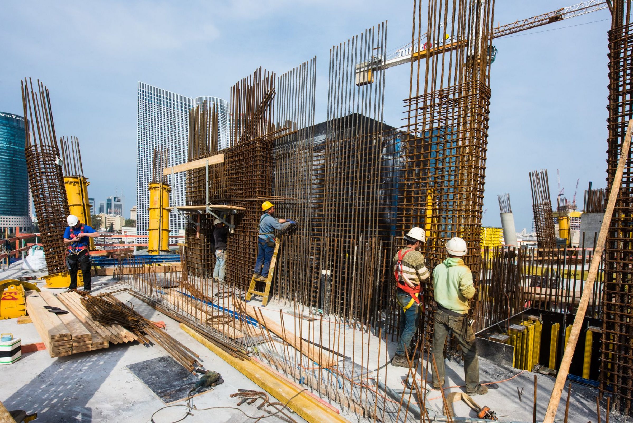 Ron Arad turn its design of ‘ToHa’ tower upside down - Arch2O.com