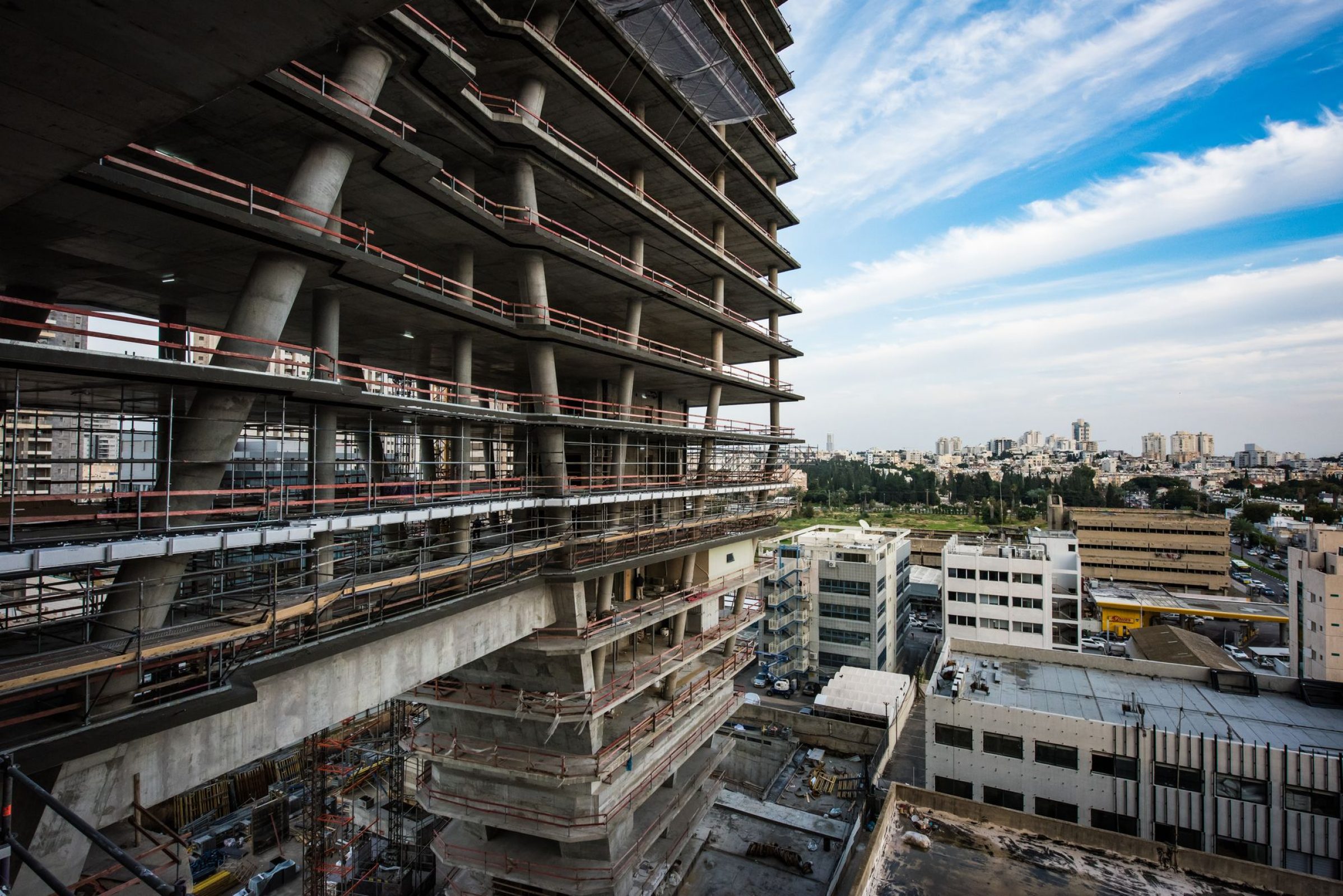 Ron Arad turn its design of ‘ToHa’ tower upside down - Arch2O.com