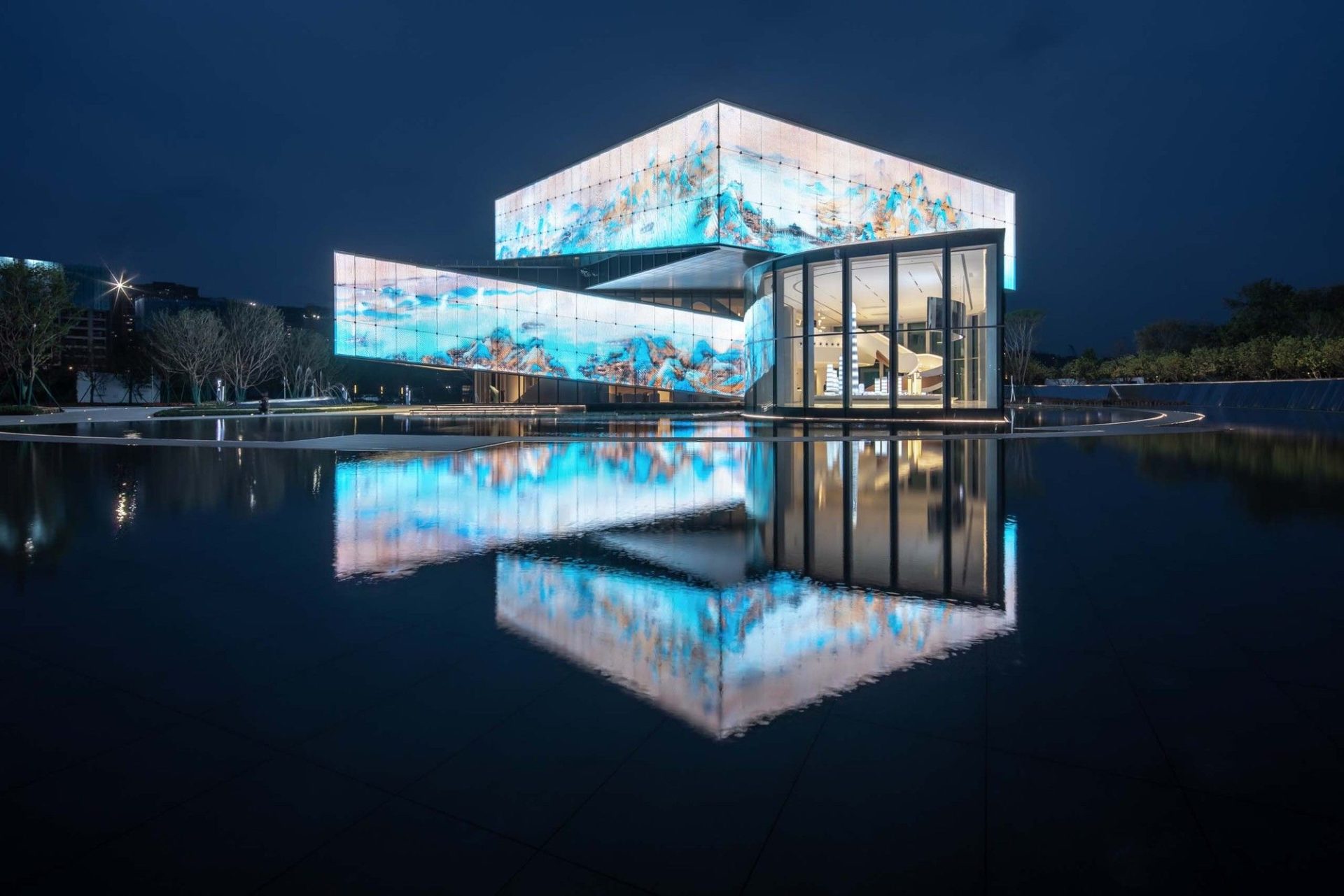 Exhibition Center of Shimao Shenzhen-Hong Kong International Center ...