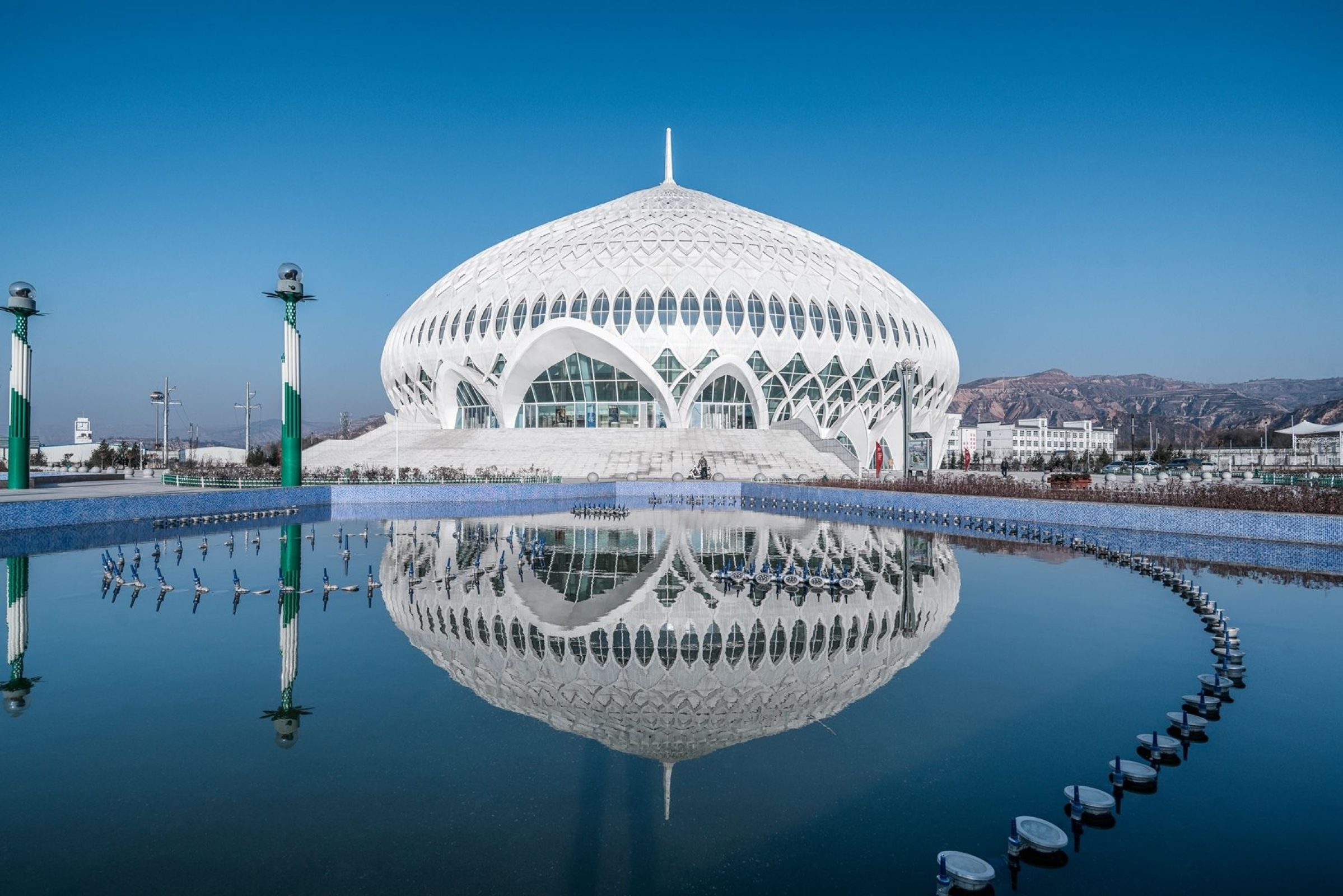 Linxia Grand Theater | DUTStudio - Arch2O.com