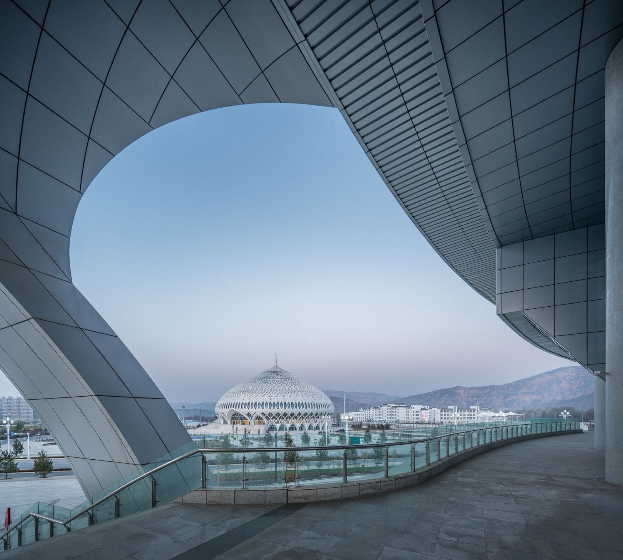 Linxia Grand Theater | DUTStudio - Arch2O.com