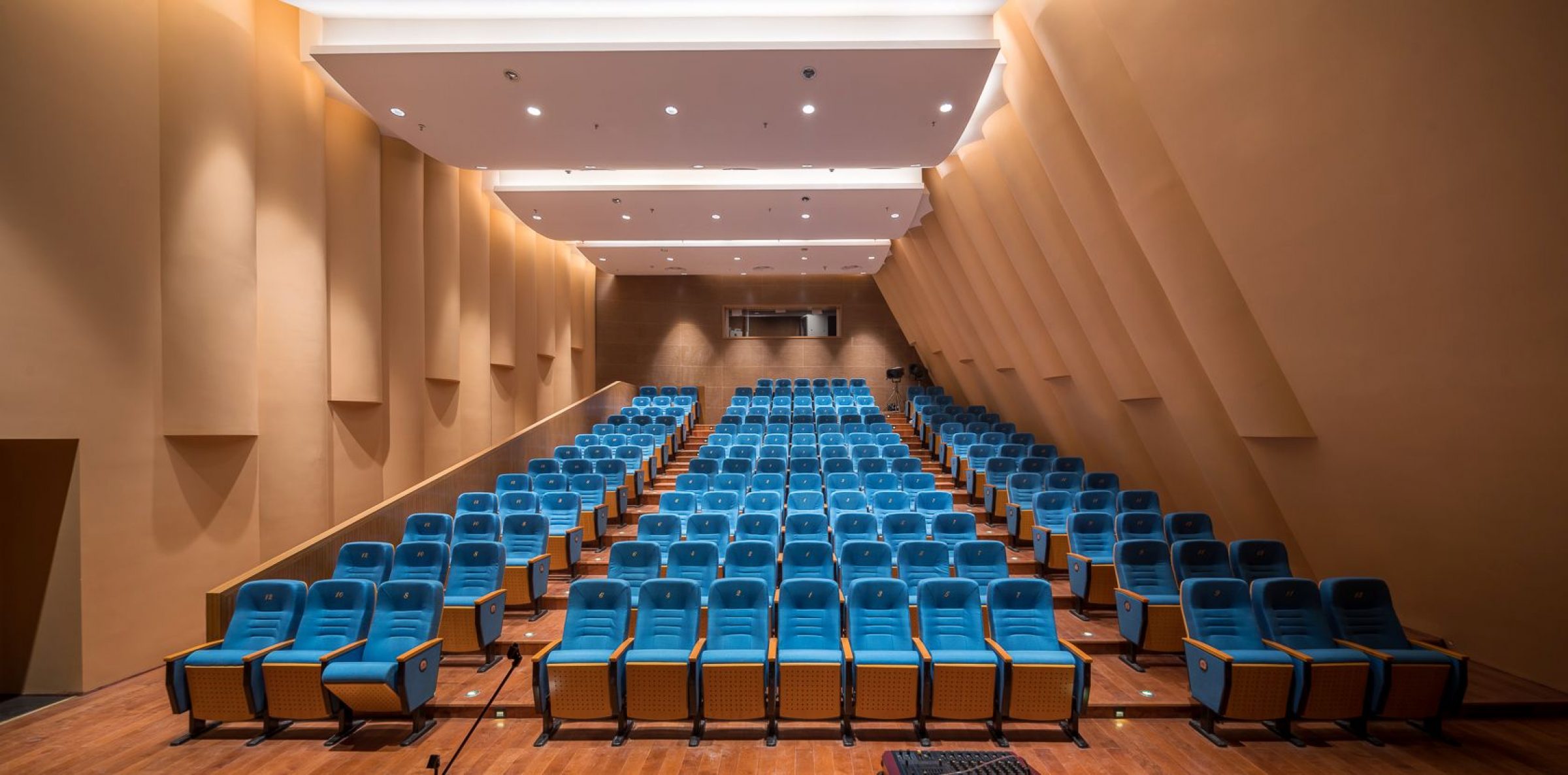 Linxia Grand Theater | DUTStudio - Arch2O.com