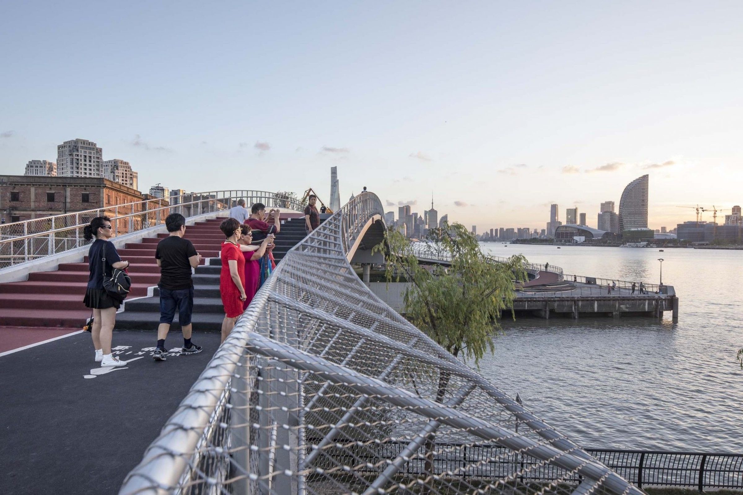 Yangjing Canal Pedestrian Bridge | Atelier Liu Yuyang Architects ...