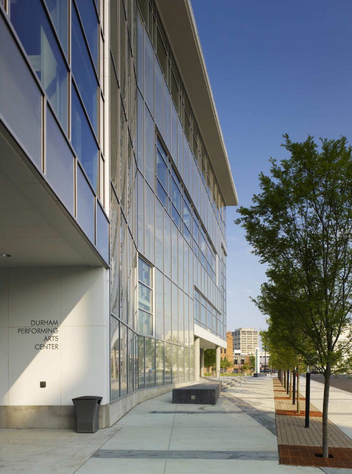 The Durham Performing Arts Center | Szostak Design - Arch2O.com