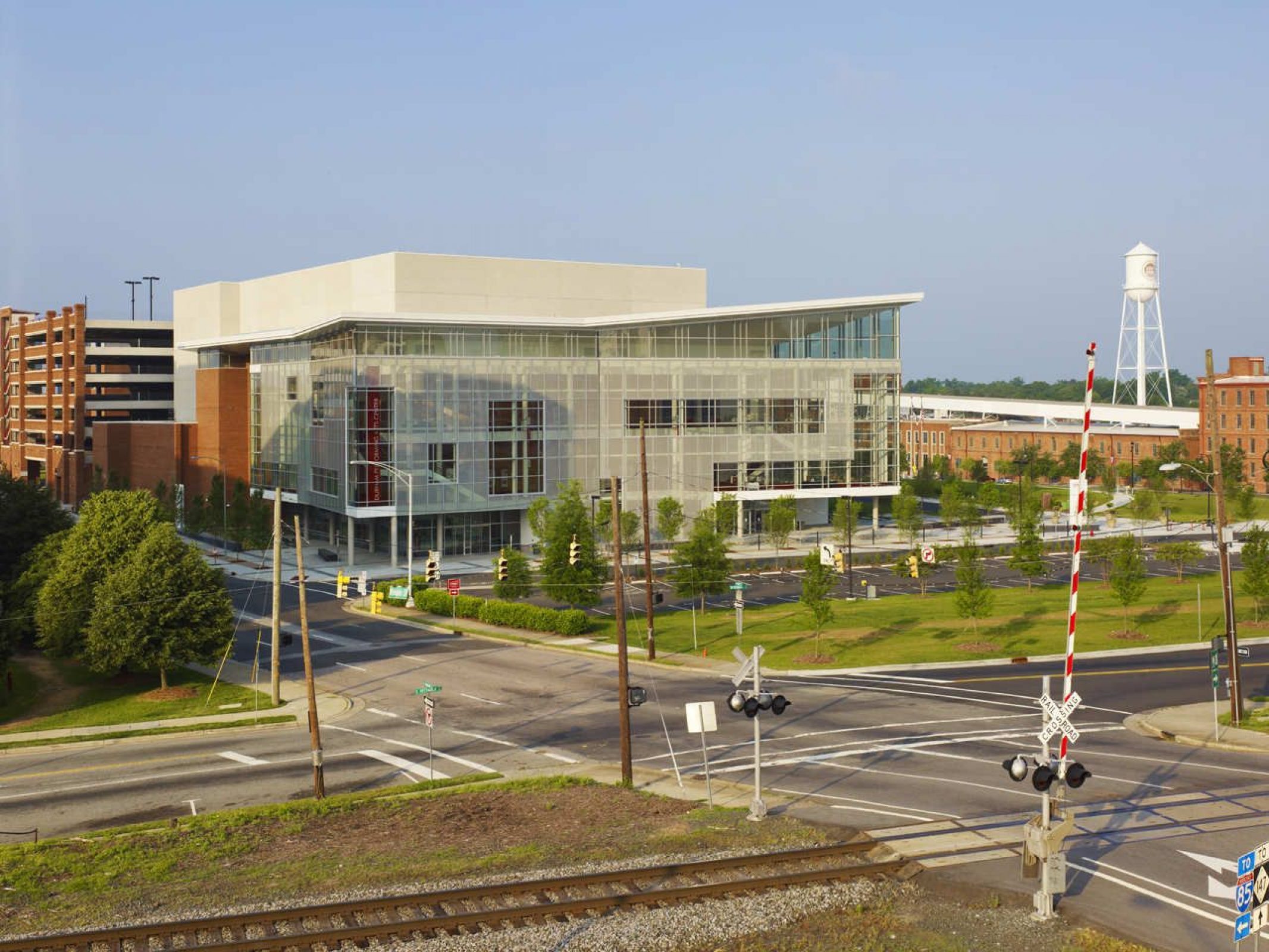 The Durham Performing Arts Center | Szostak Design - Arch2O.com
