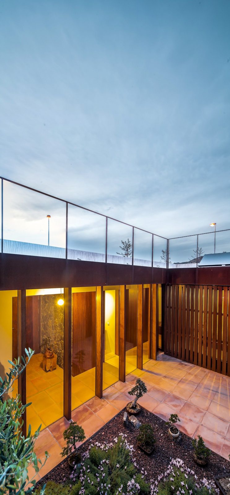 Half Buried House | eneseis architects - Arch2O.com