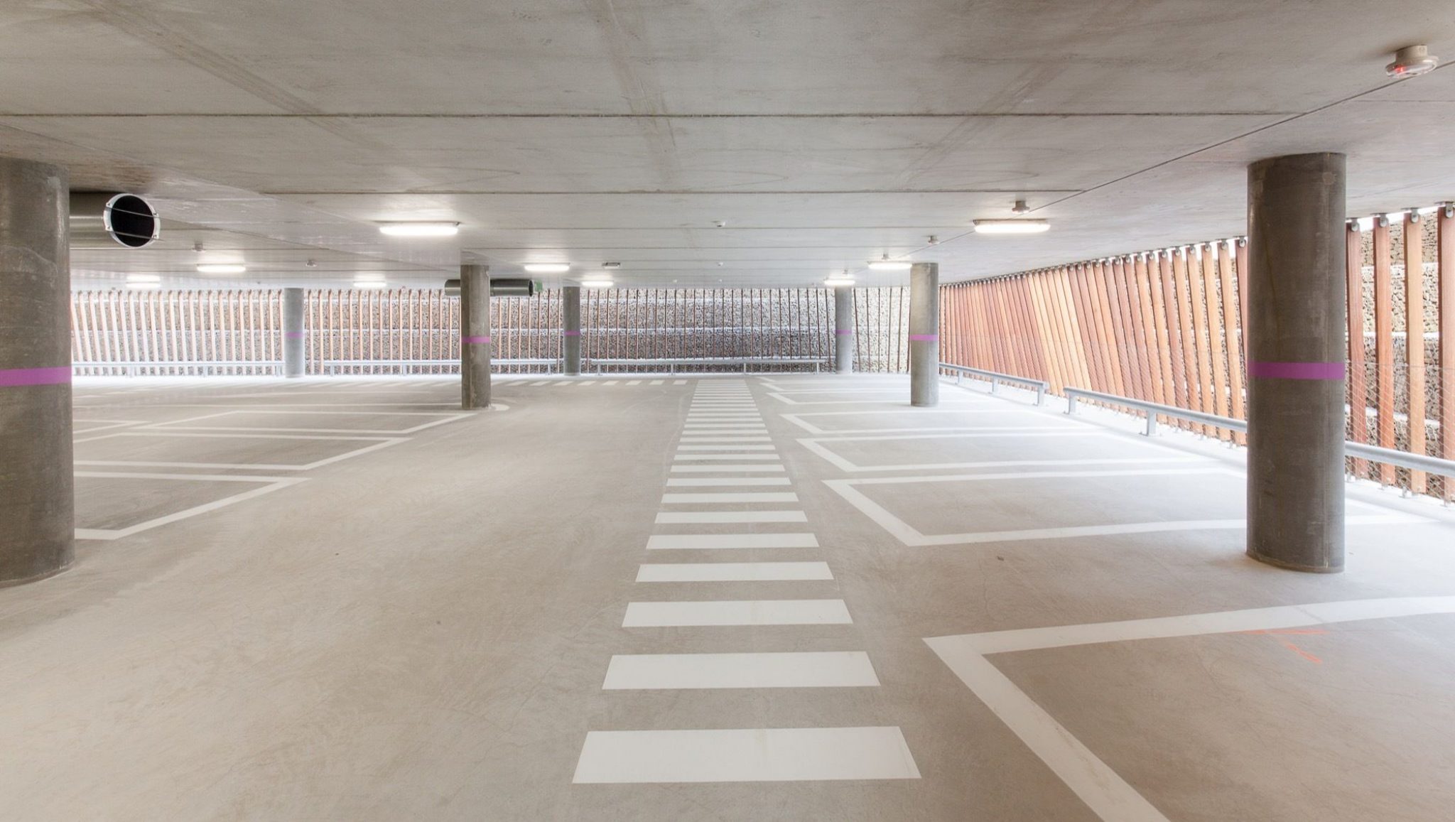 Parking Garage Cliniques Universitaires Saint-Luc | de Jong Gortemaker ...