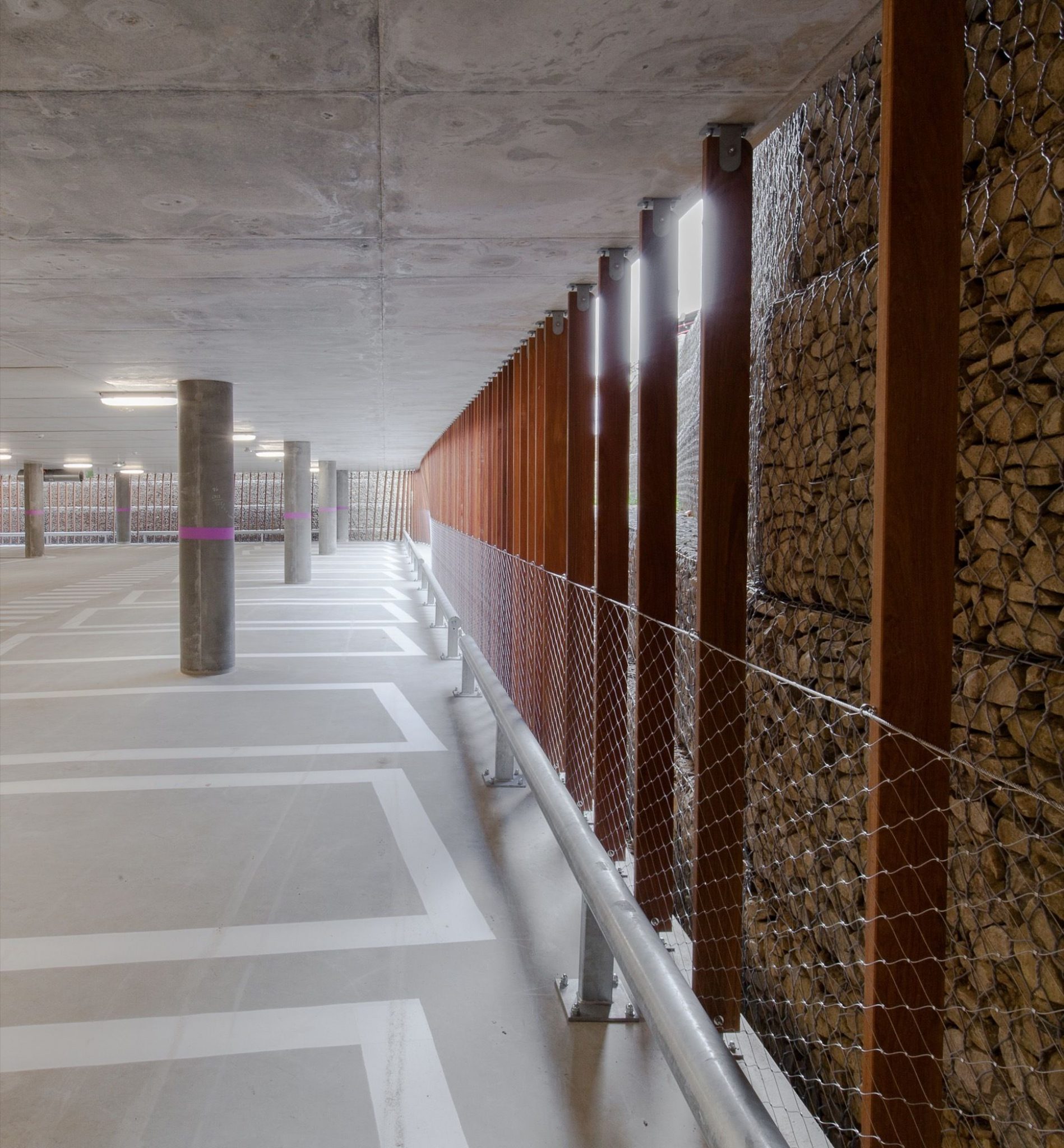 Parking Garage Cliniques Universitaires Saint-Luc | de Jong Gortemaker ...