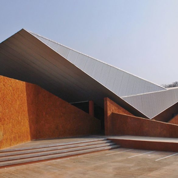 Valpoi Busstand and Community Hall | Rahul Deshpande and Associates ...