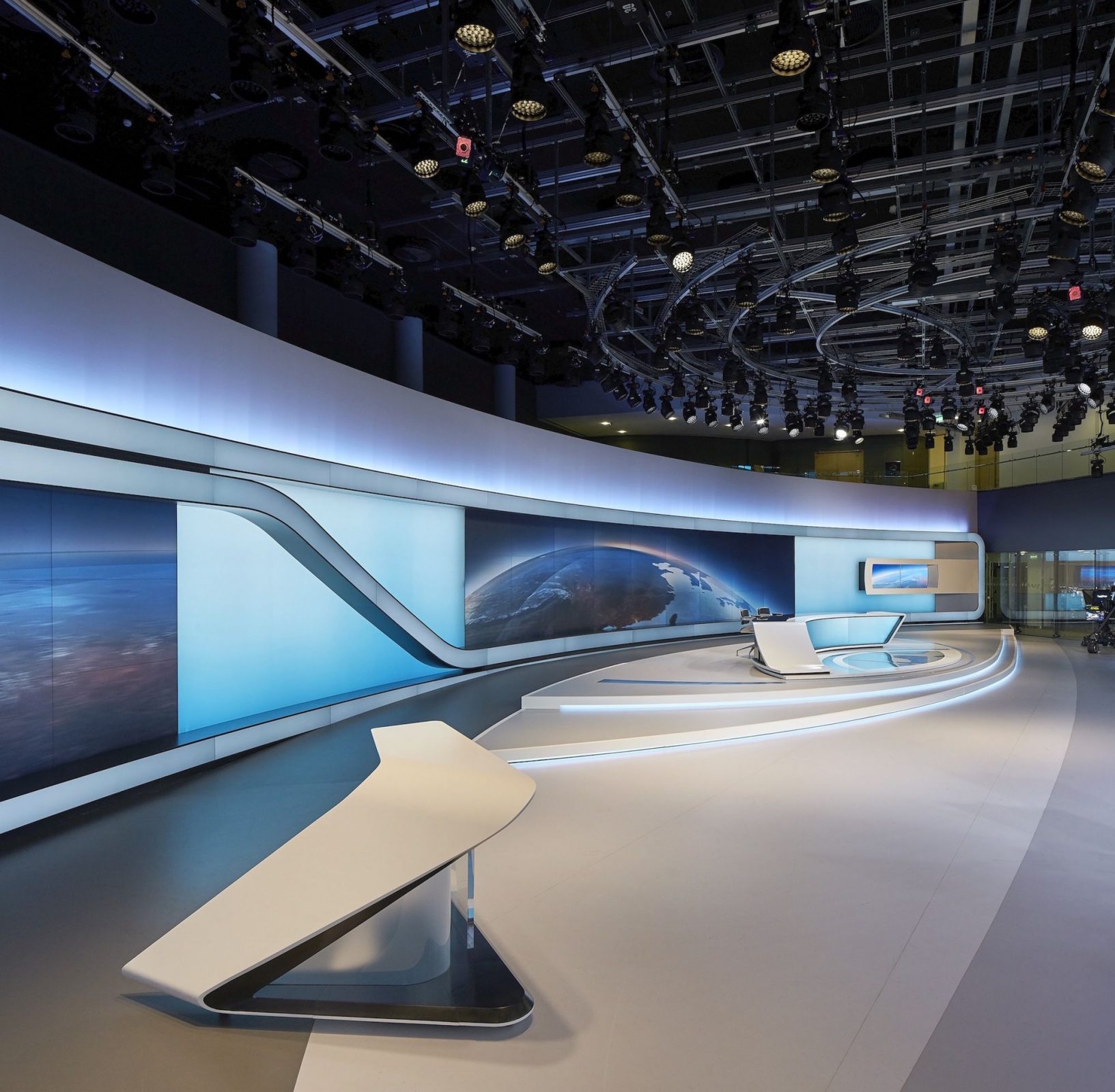 Al Jazeera Network Studio Building | Veech X Veech - Arch2O.com