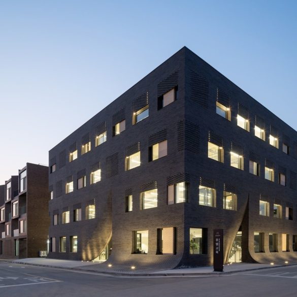 MU:M Office Building | Wise Architecture - Arch2O.com