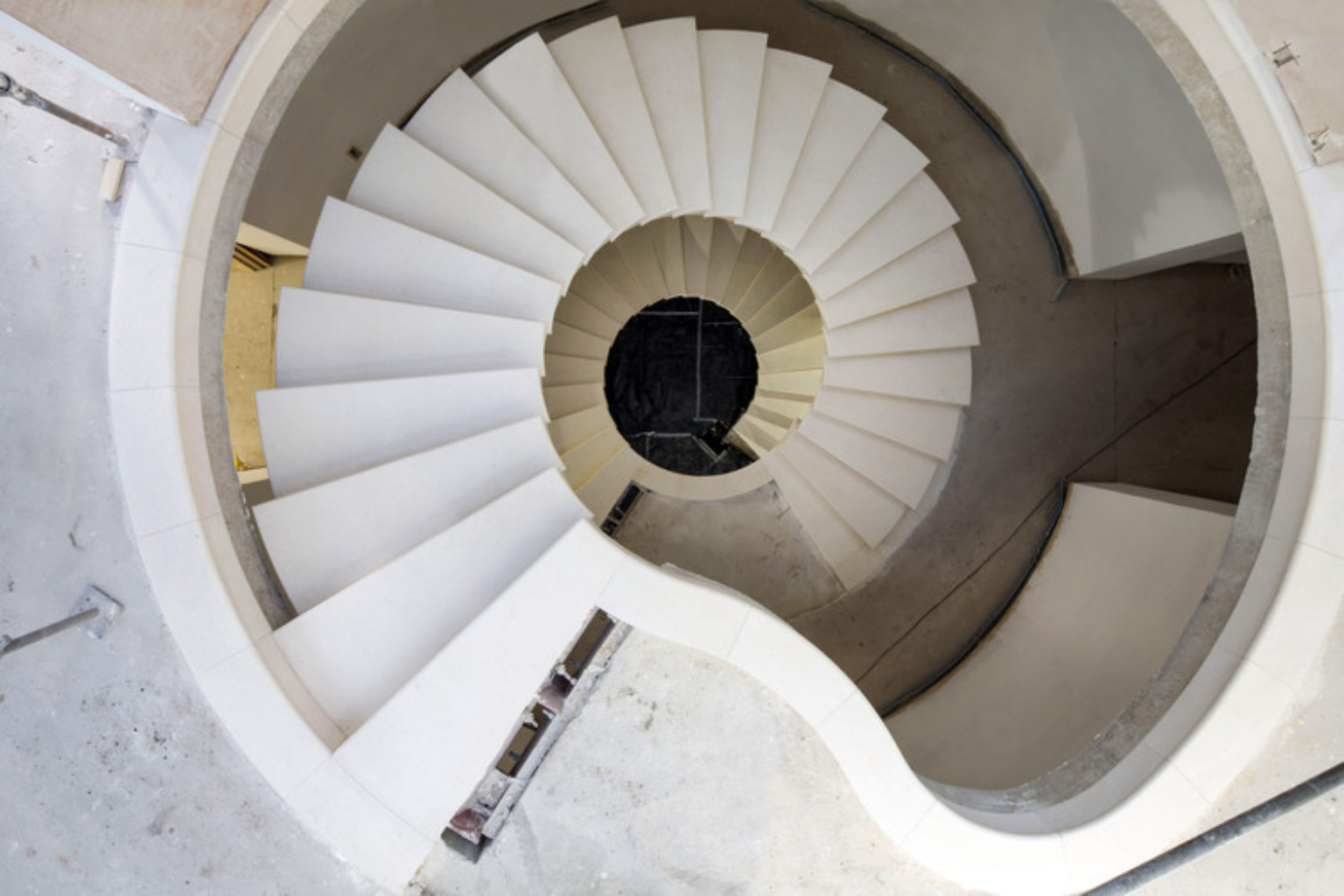 Grasping the Mystery of the Spiral Staircase and the Wonders It ...