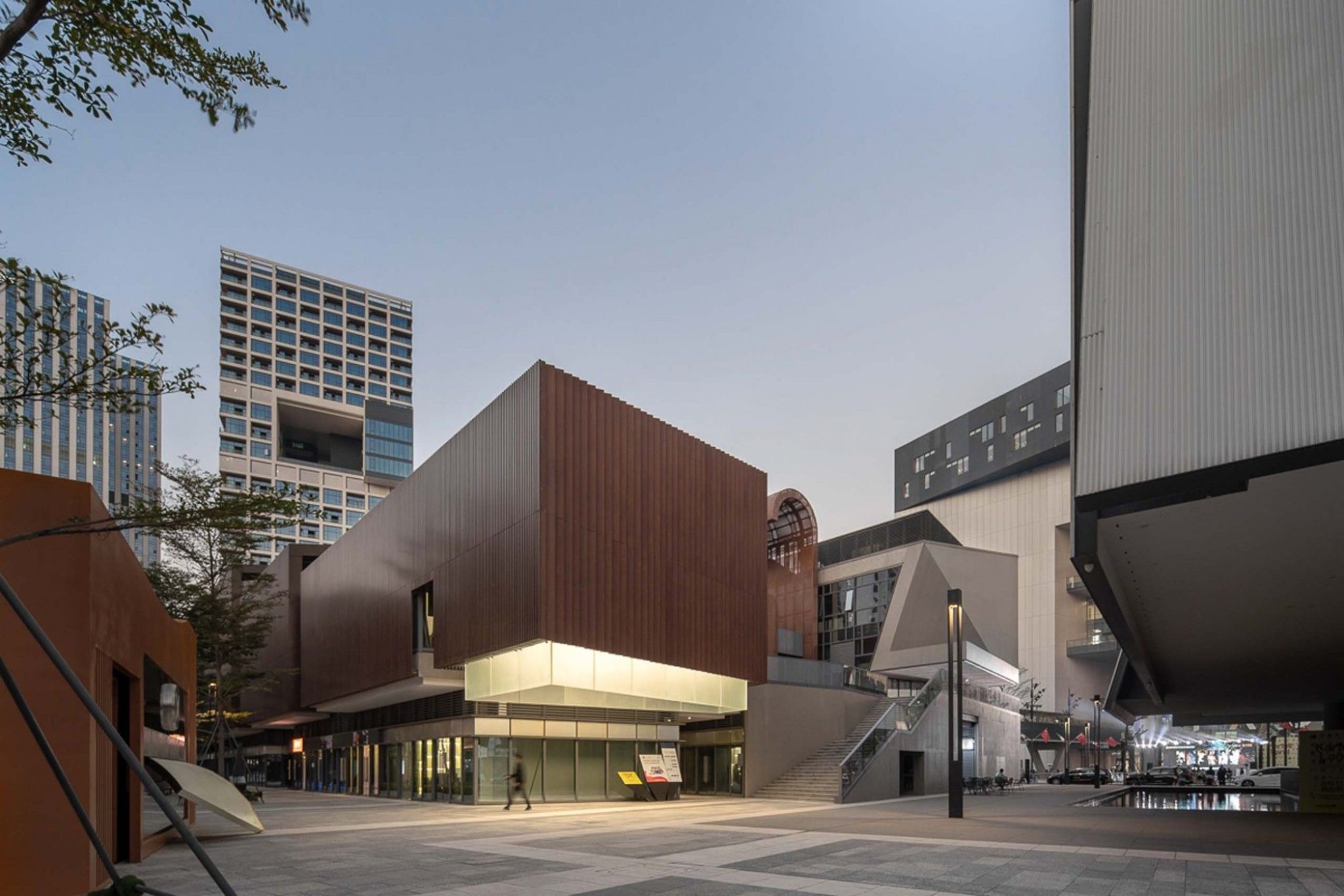 Shenzhen International Art Design Center (iADC) Art Arcade | Tanghua ...