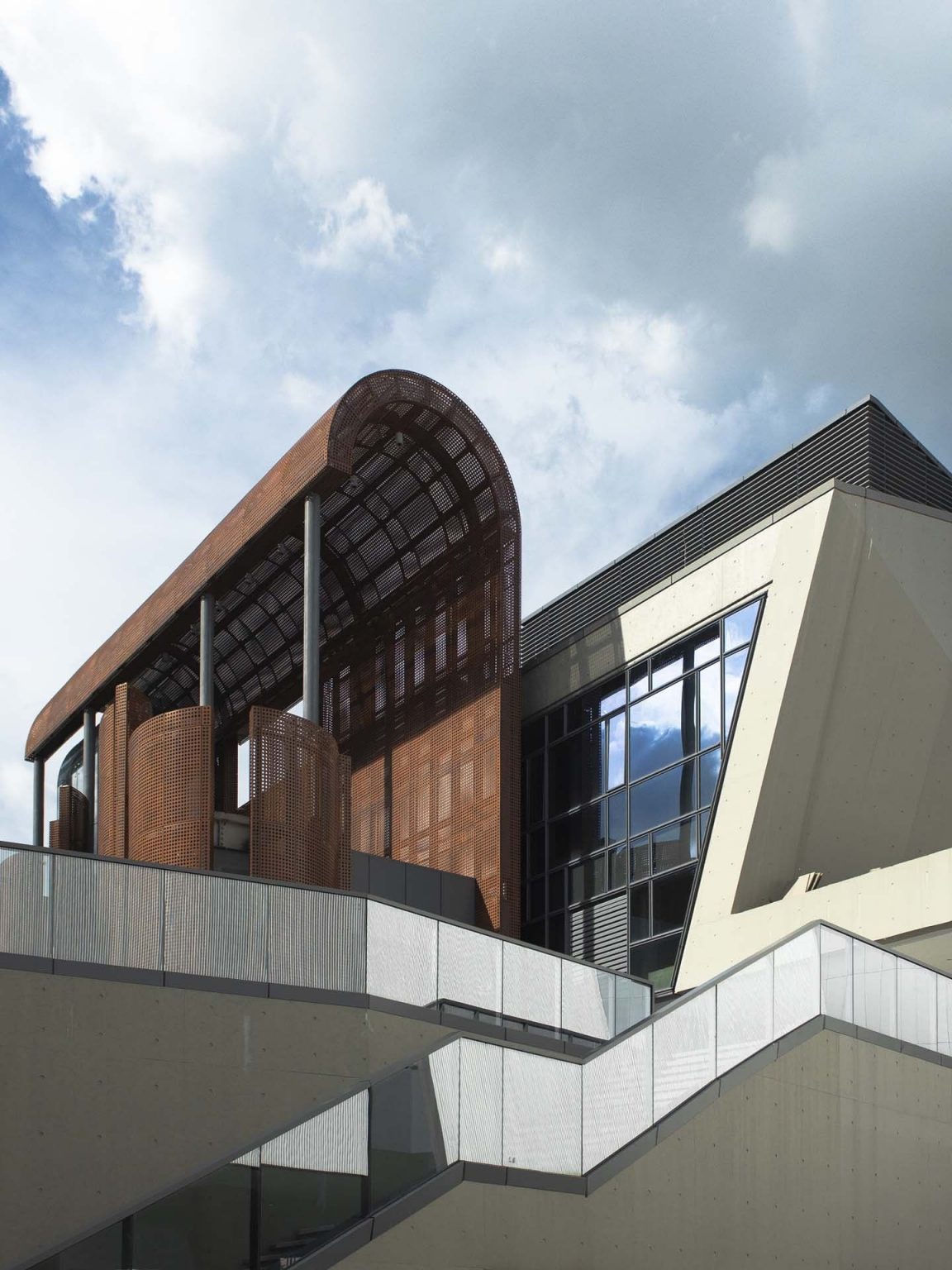 Shenzhen International Art Design Center (iADC) Art Arcade | Tanghua ...