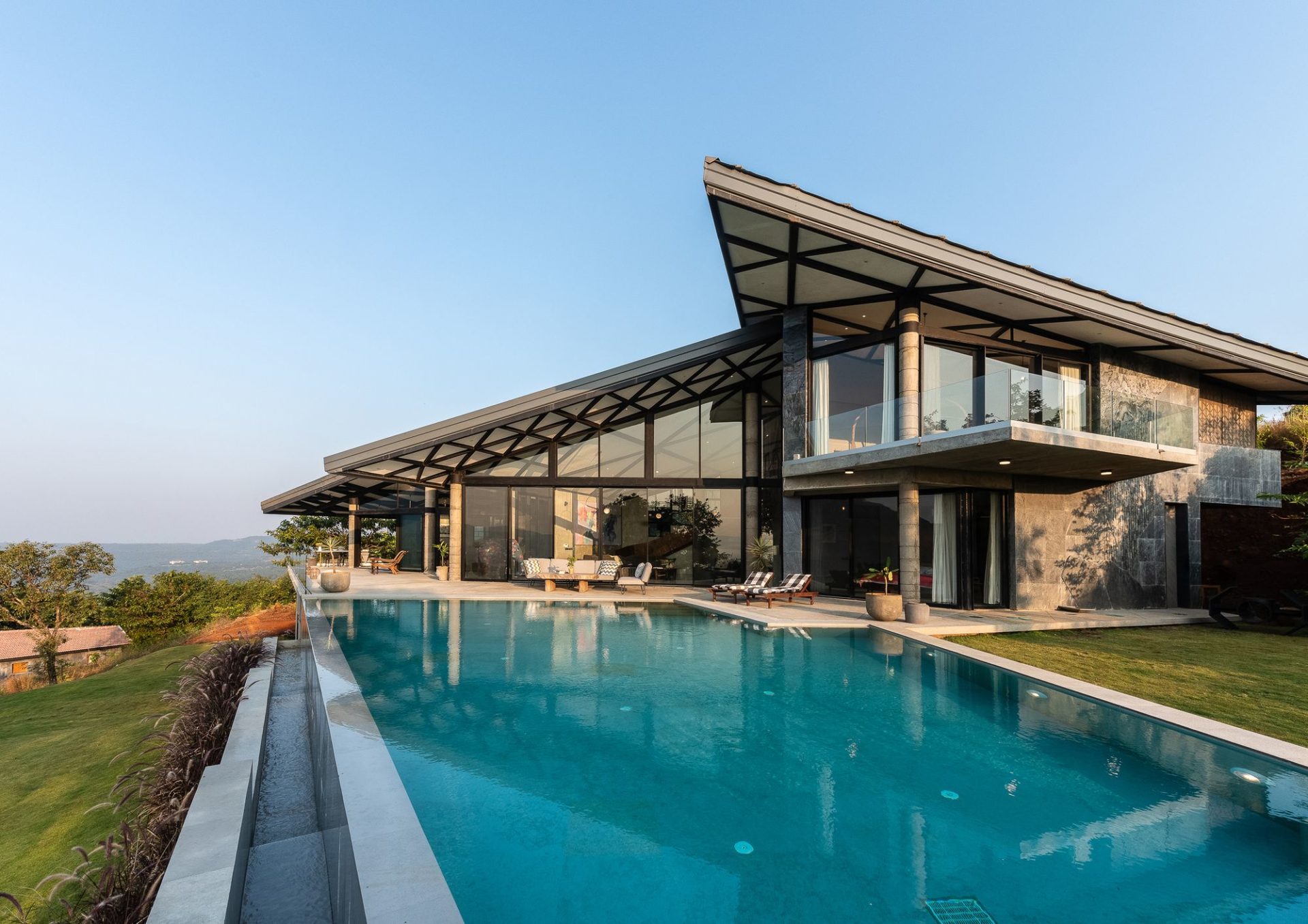 Drift House on Little Much Farm | Shonan Purie Trehan + Language ...